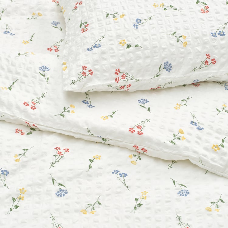 PILDVÄRGMAL duvet cover and pillowcase(s), white/floral pattern, King ...