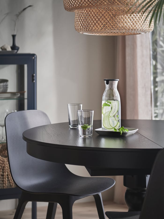 Let a mix of materials spice up your table setting - IKEA UK