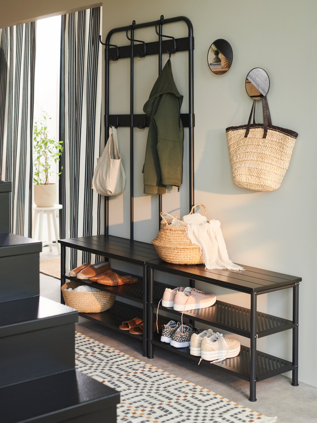 PINNIG Garderobenmöbel a. schwarzem Stahl - IKEA Deutschland