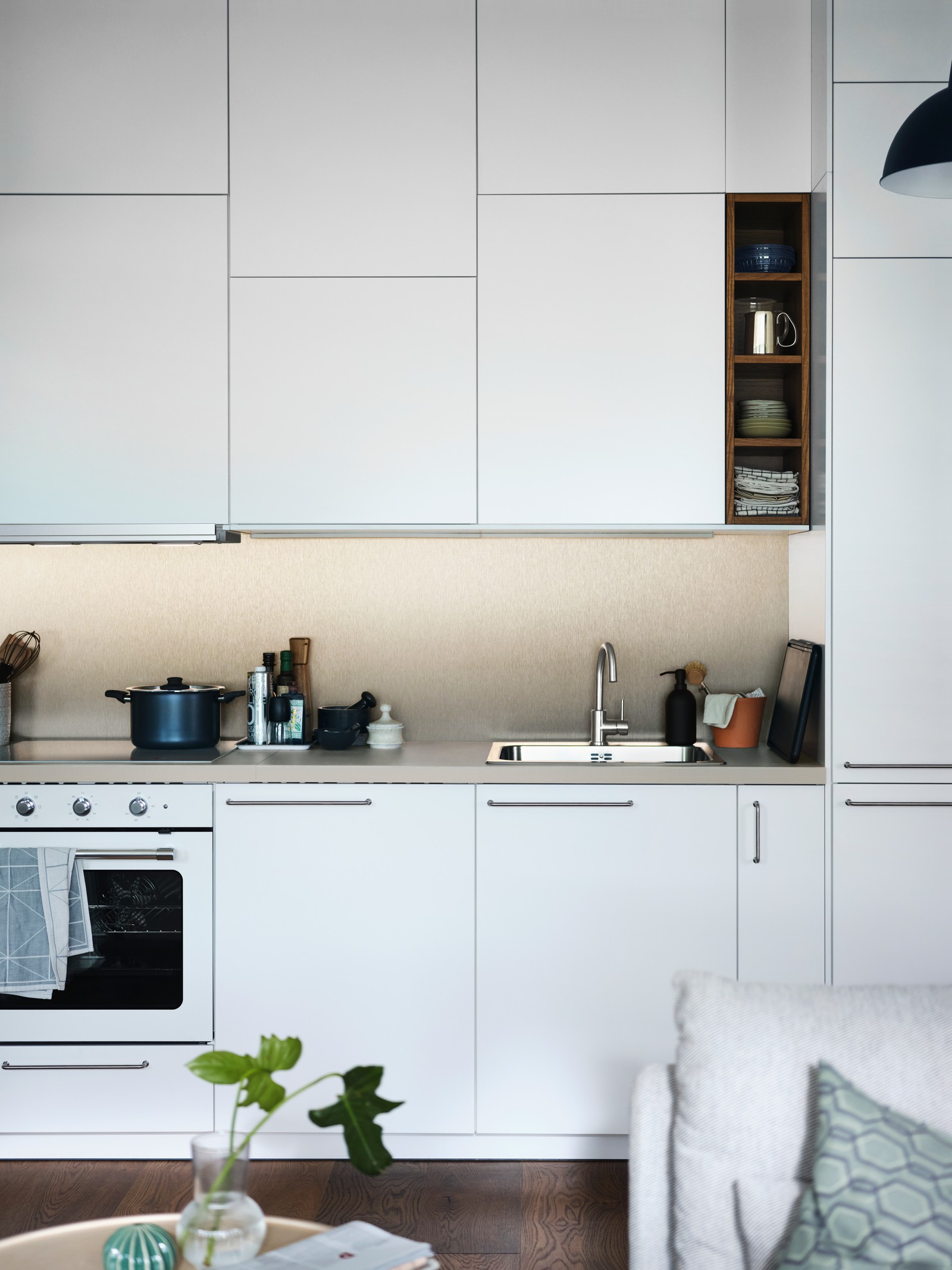 An open plan kitchen to fulfil all your storage needs - IKEA