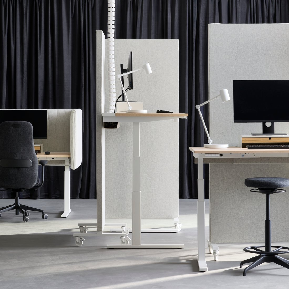 Adjustable-height desks for an ergonomic office - IKEA Australia