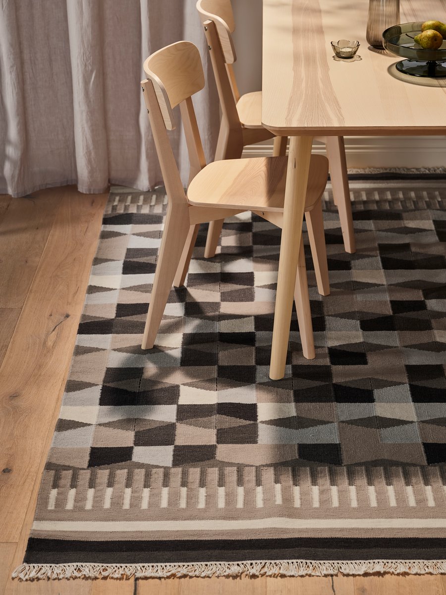 Find the Right Dining Room Rug for Your Space - IKEA CA