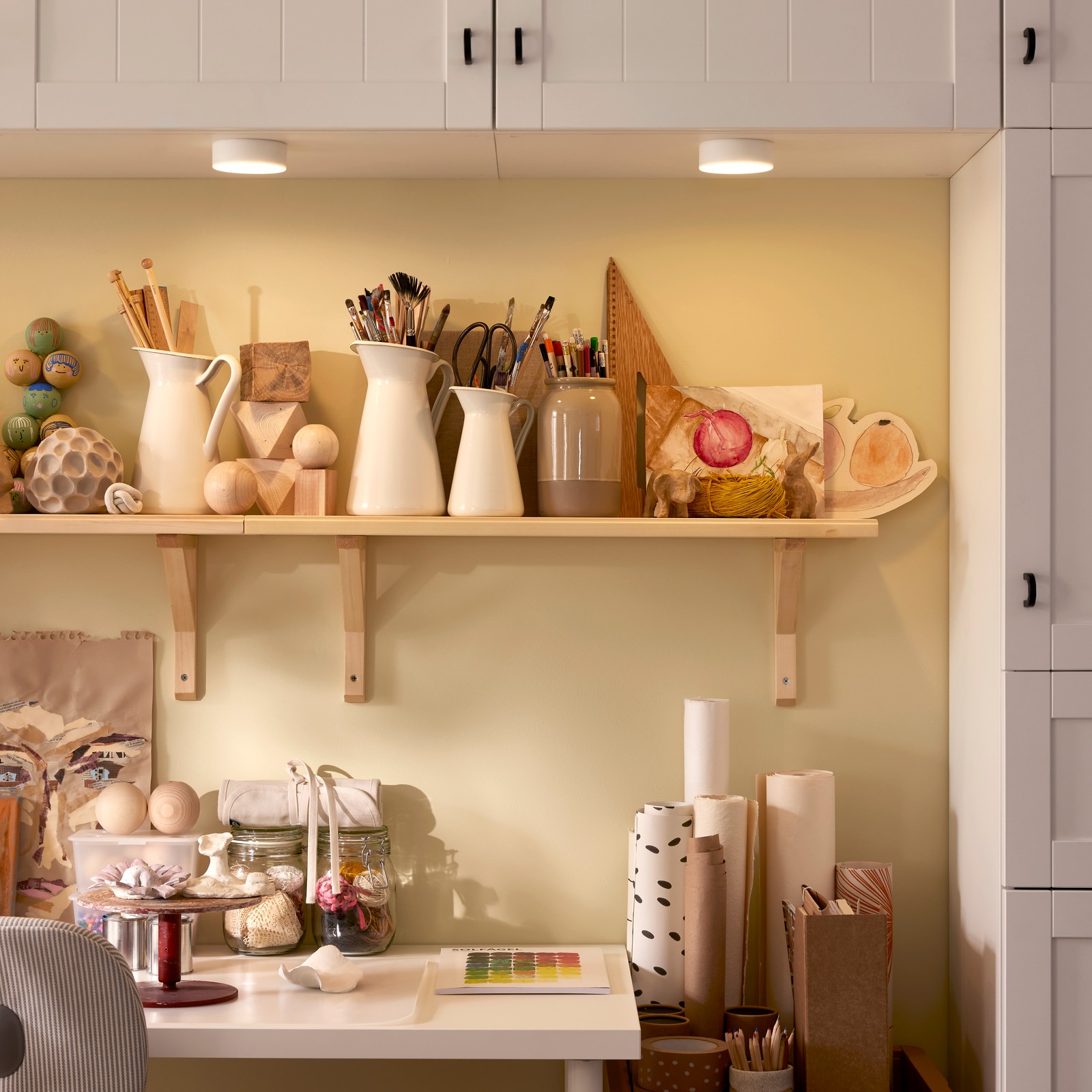 A small, functional living room for a creative family - IKEA