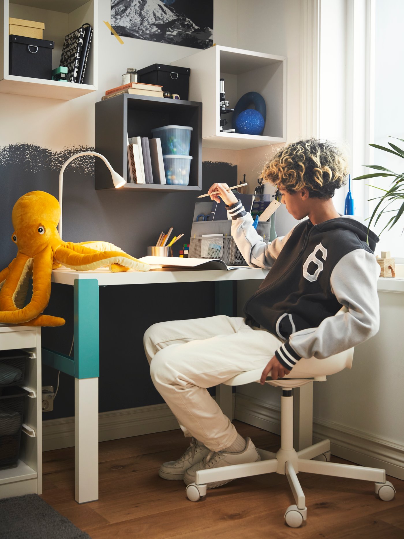 Escritorios para trabajar y estudiar en casa - IKEA Colombia