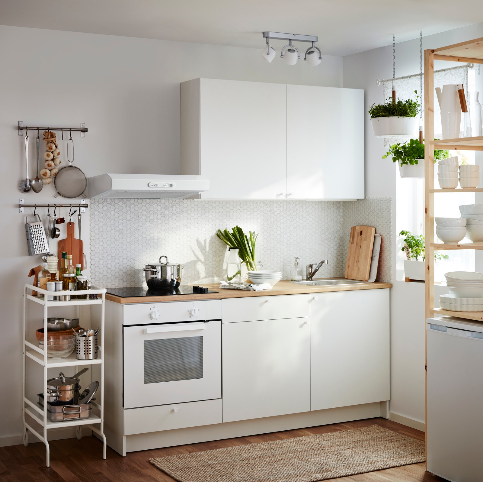 A smart small-space kitchen - IKEA