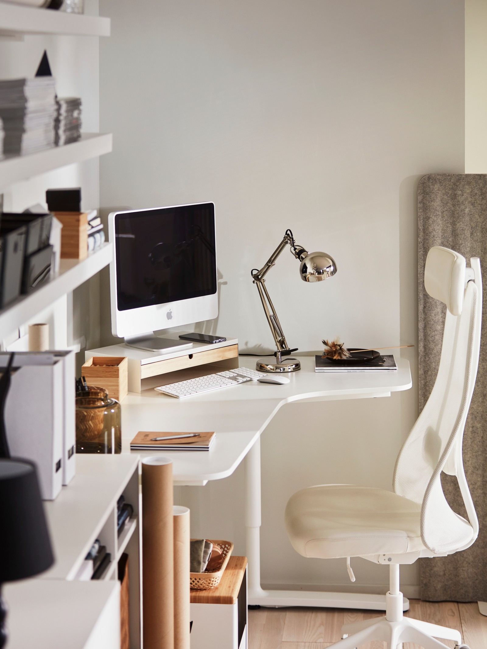 Discover how to create three workspaces in one room - IKEA