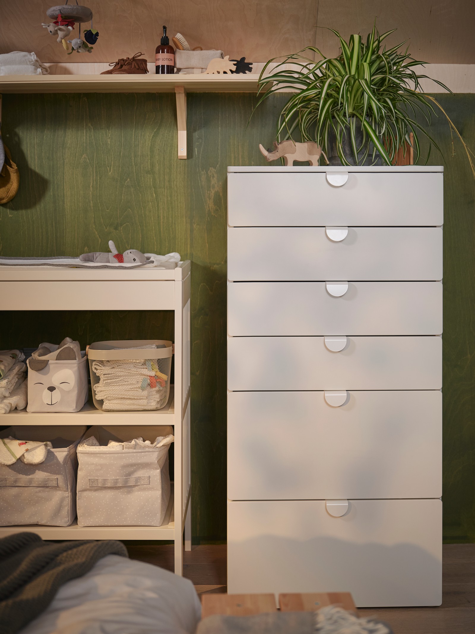 Petite chambre parent-enfant dans le style bohéme - IKEA