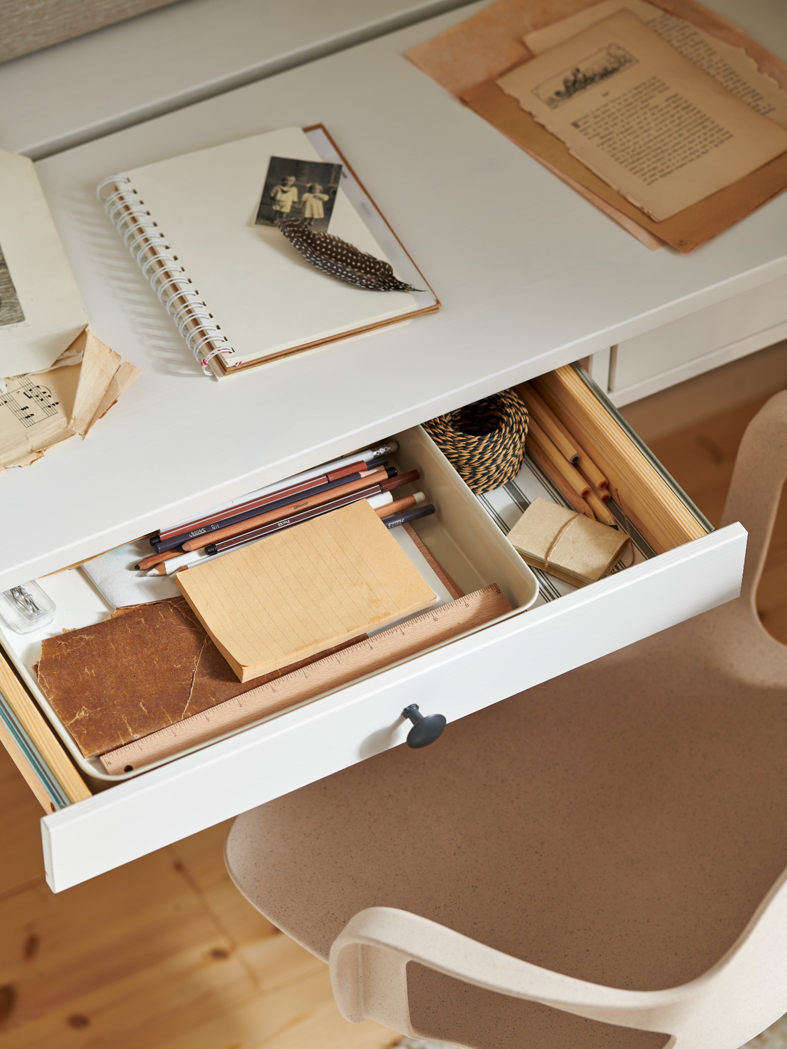 Create a storage wall in your living room - IKEA