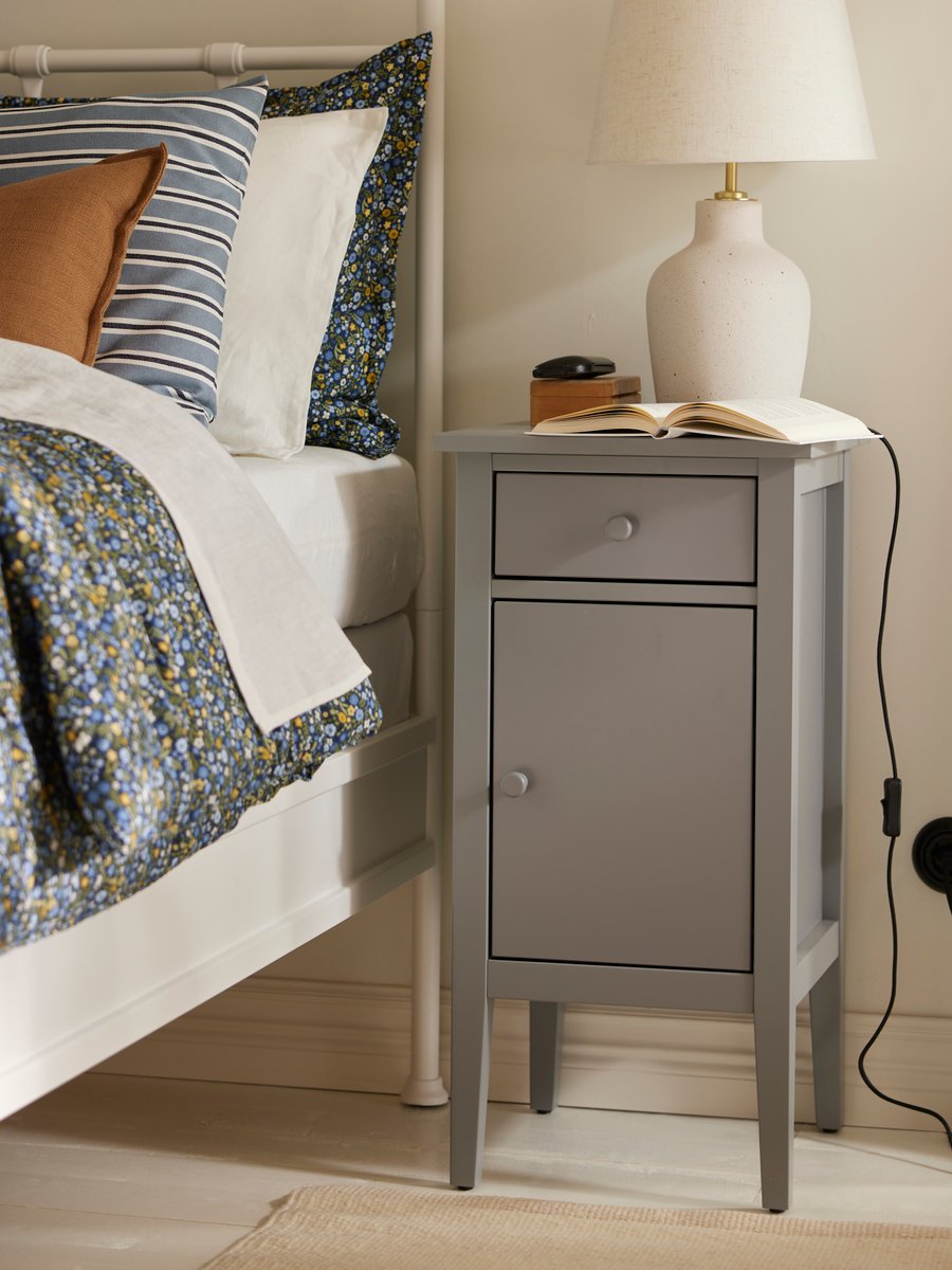 Reduce Bedroom Clutter for a Calm Bedroom - IKEA