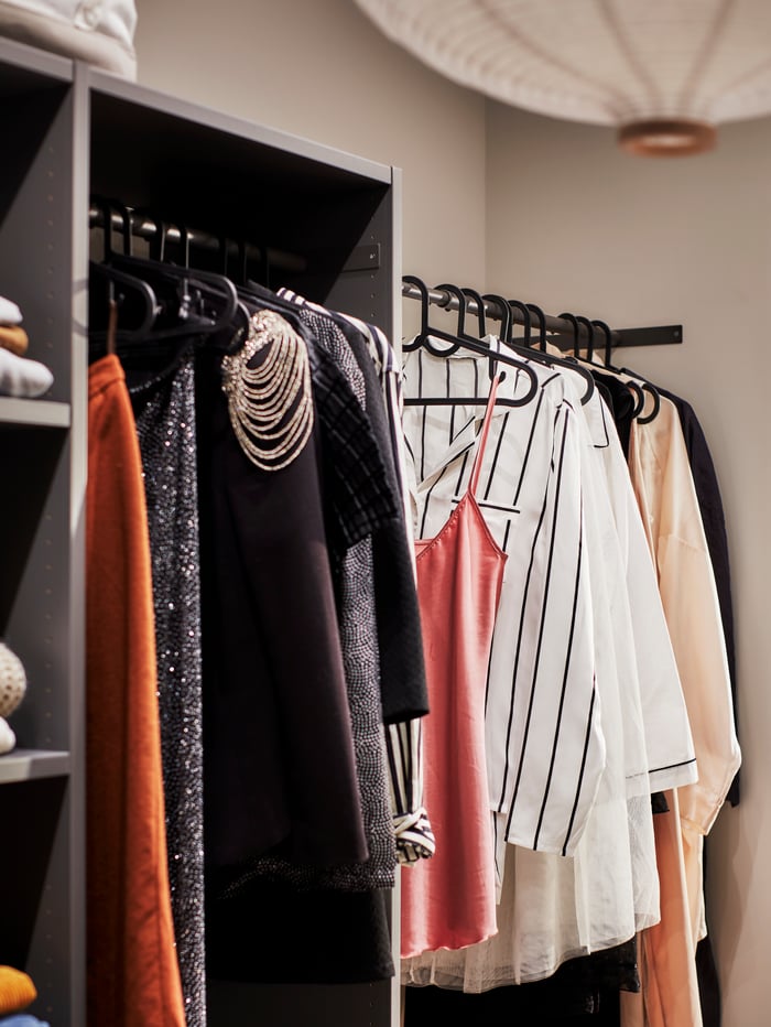 Make a walk-in wardrobe - IKEA