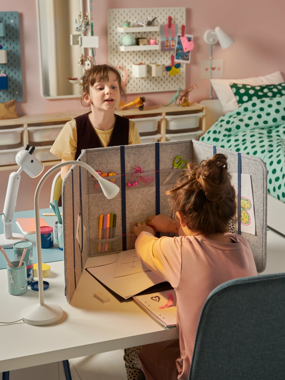 Ways of sharing a bedroom and study - IKEA