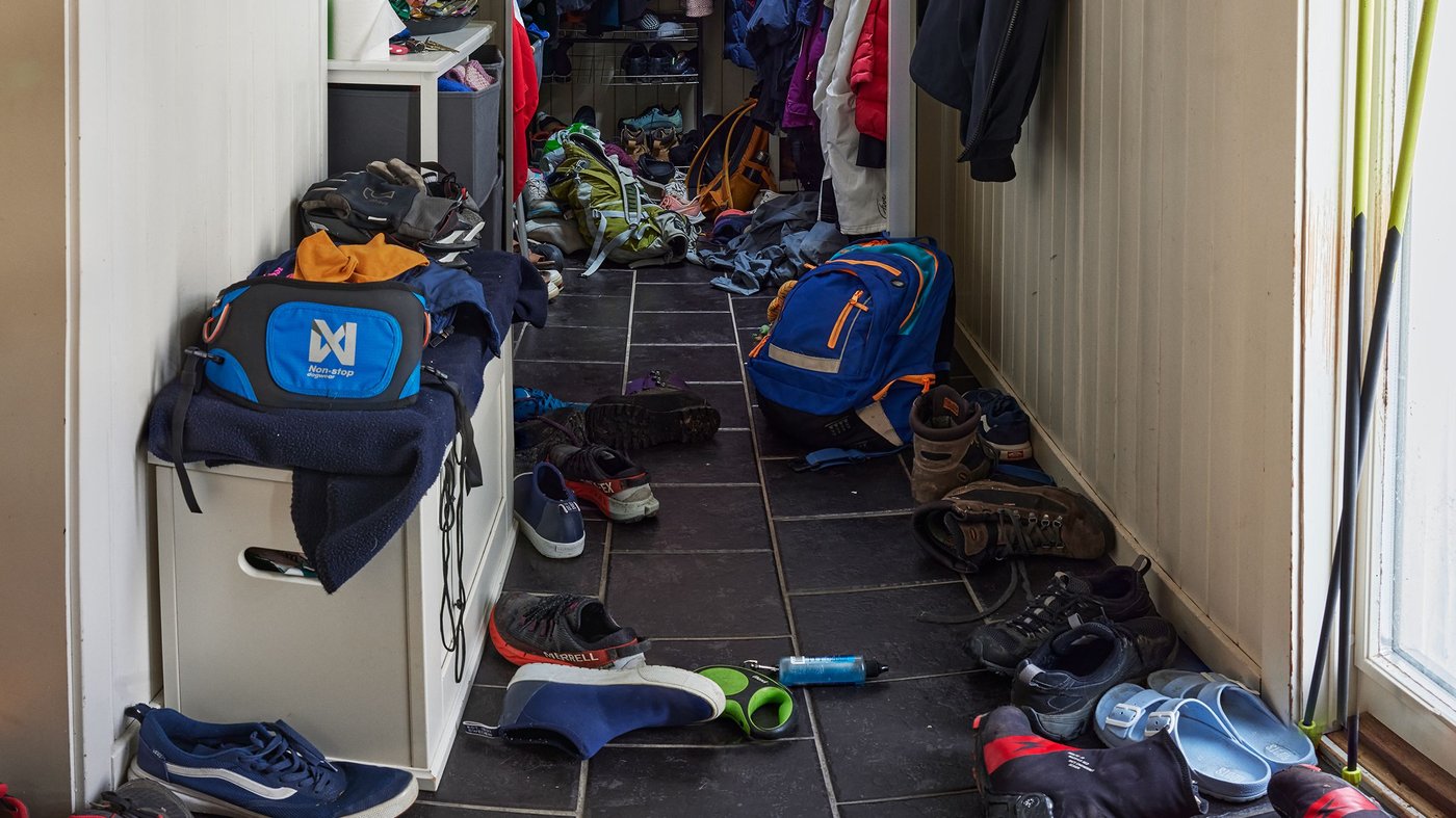 Se denne familien få kontroll over rotet i gangen - IKEA