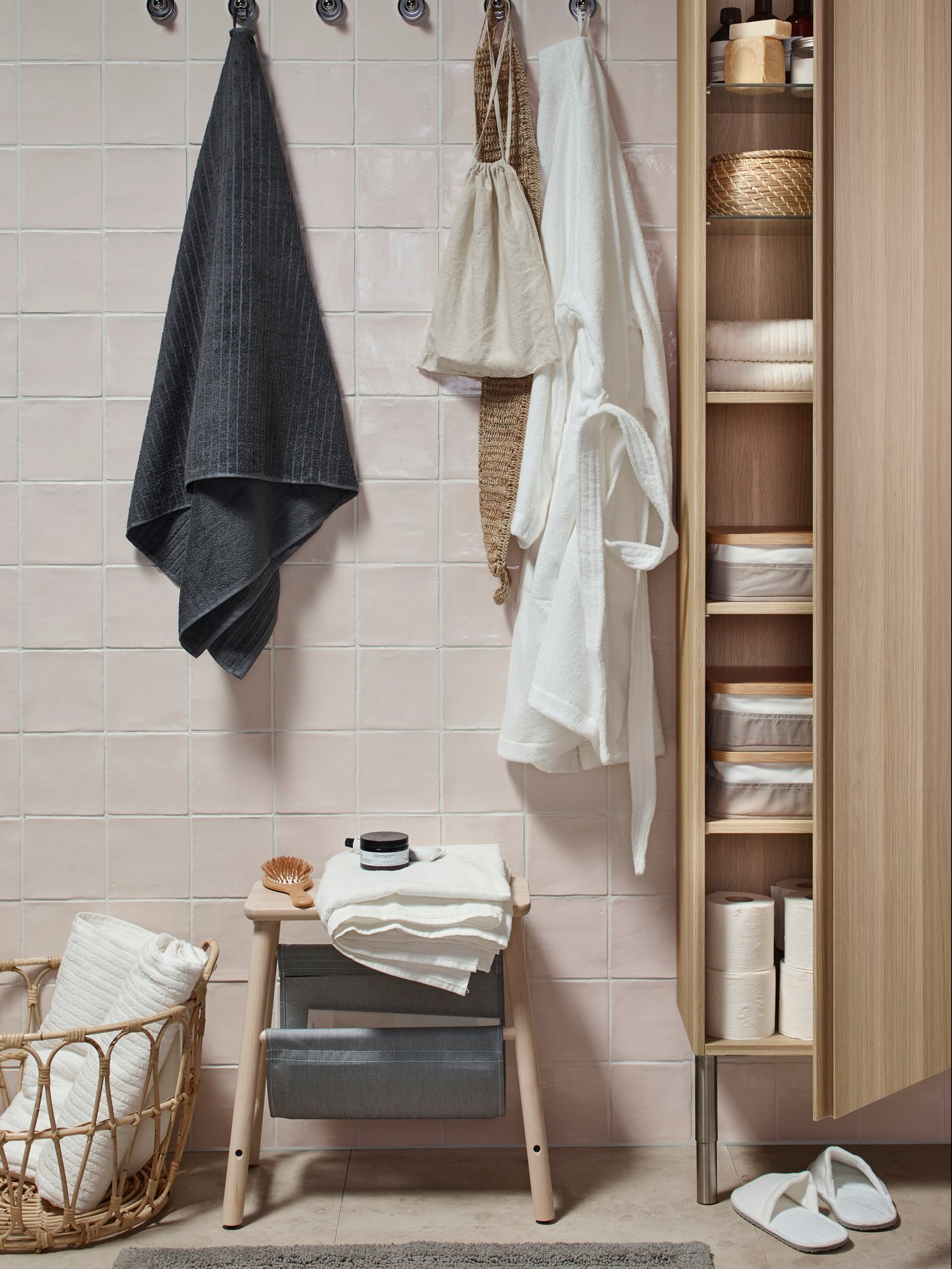 Clever storage hacks for a small bathroom - IKEA