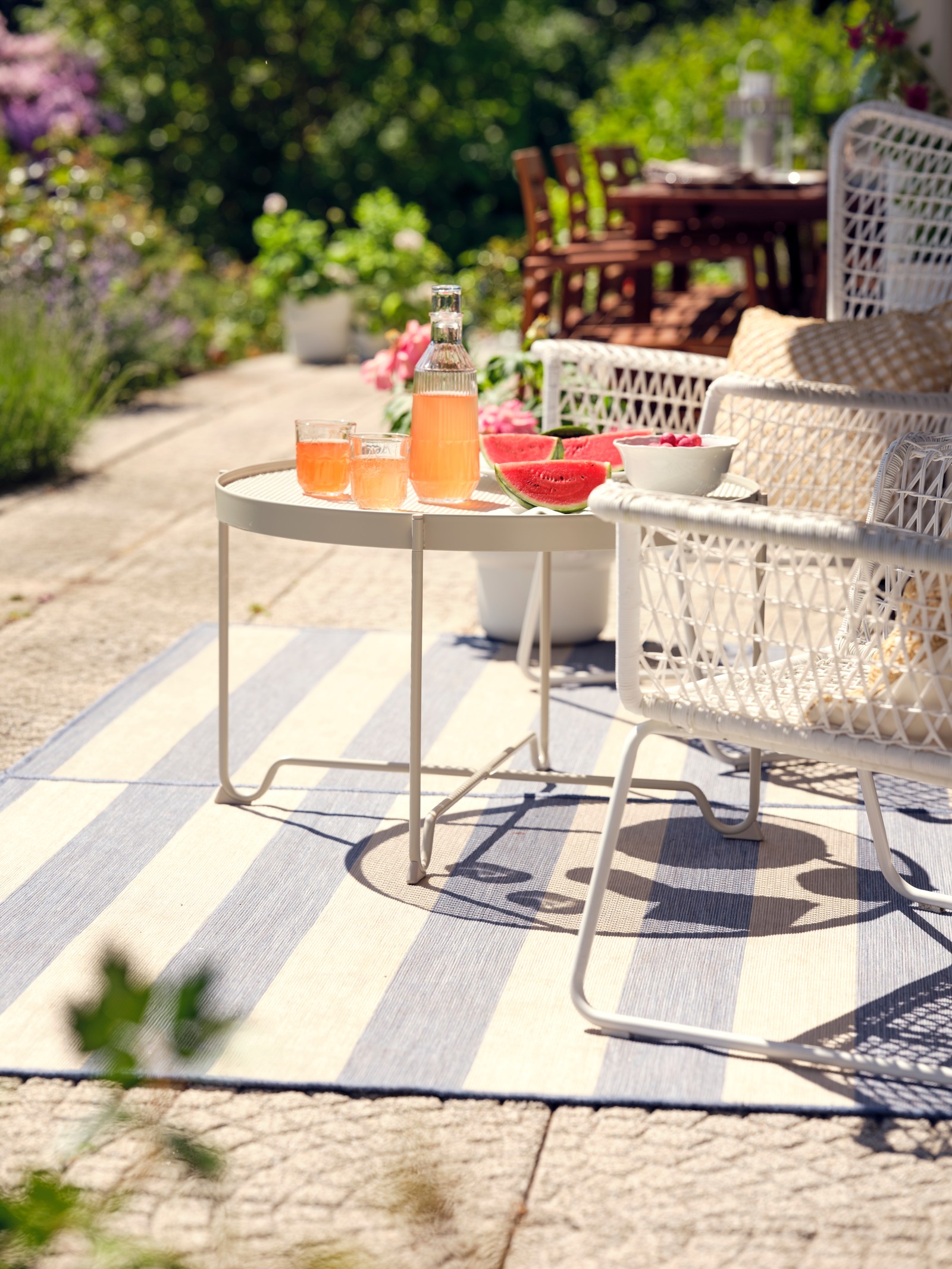 Outdoor furniture ideas for a summer terrace - IKEA