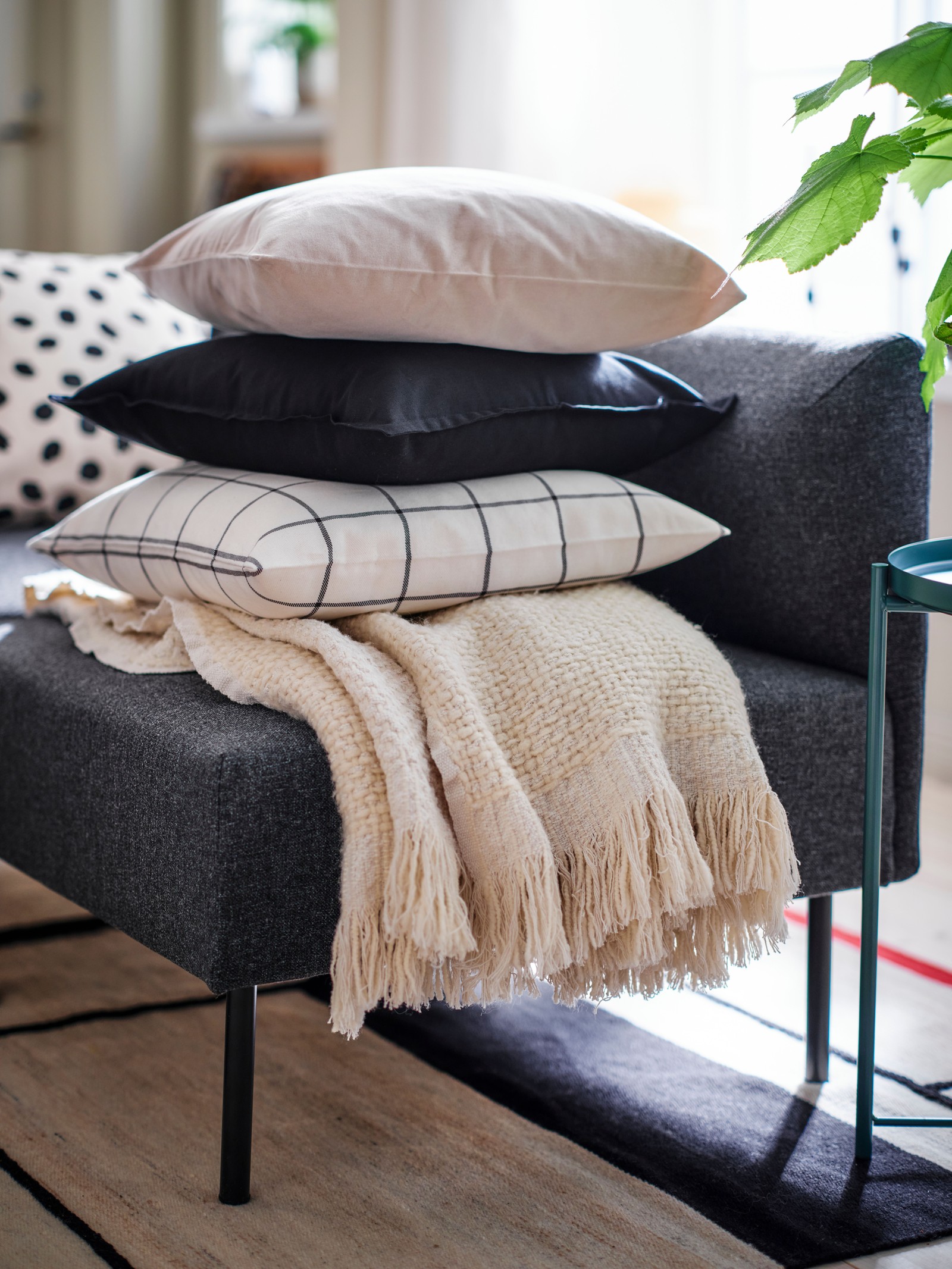 Como dispor um sofá em L na sala - IKEA