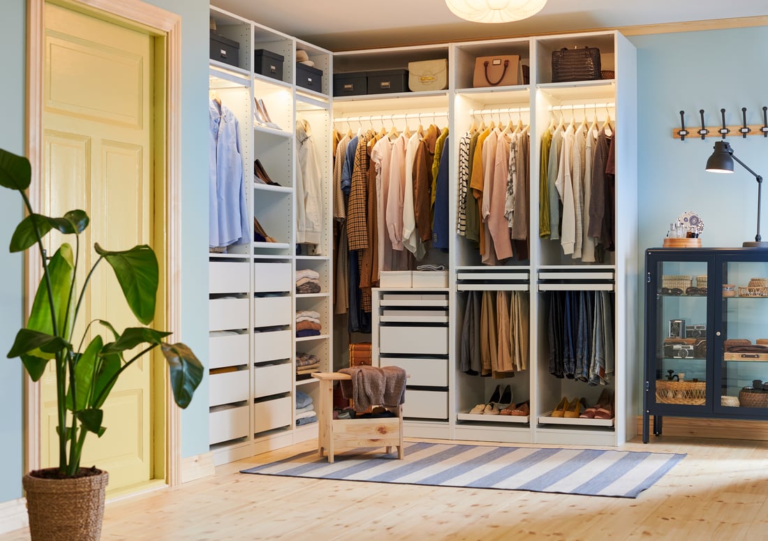 Prisvärda idéer för walk-in closets - IKEA