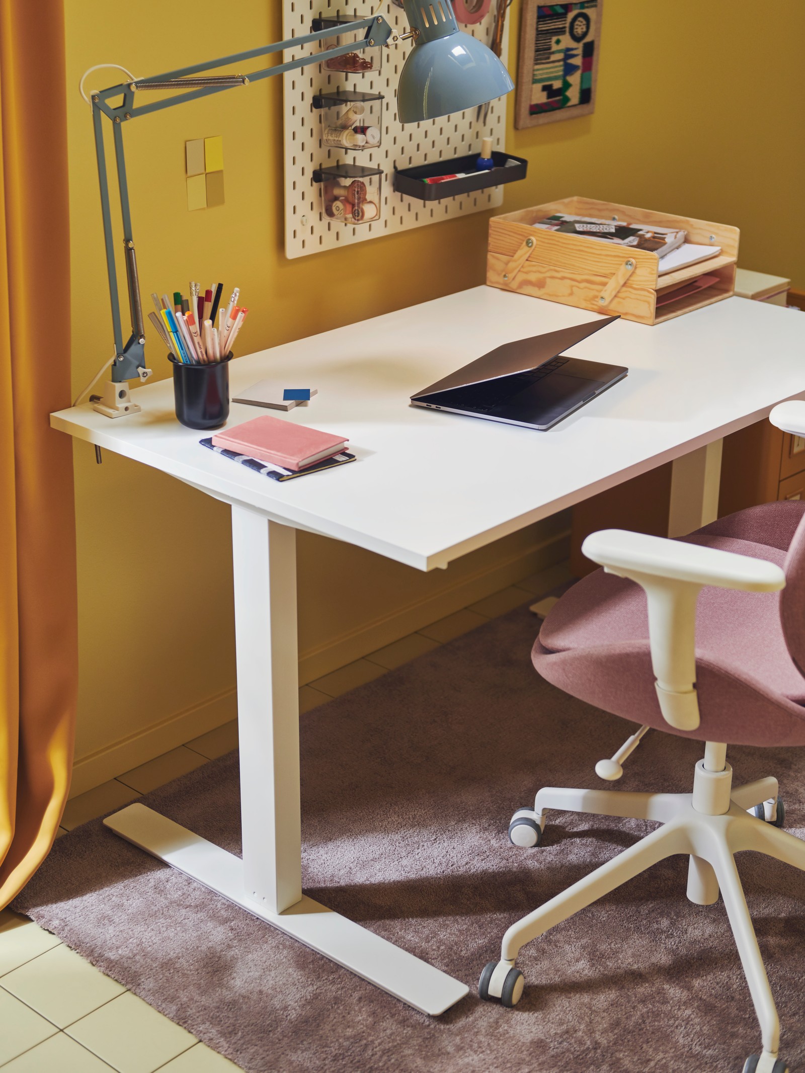 A vibrant and modern home workspace - IKEA
