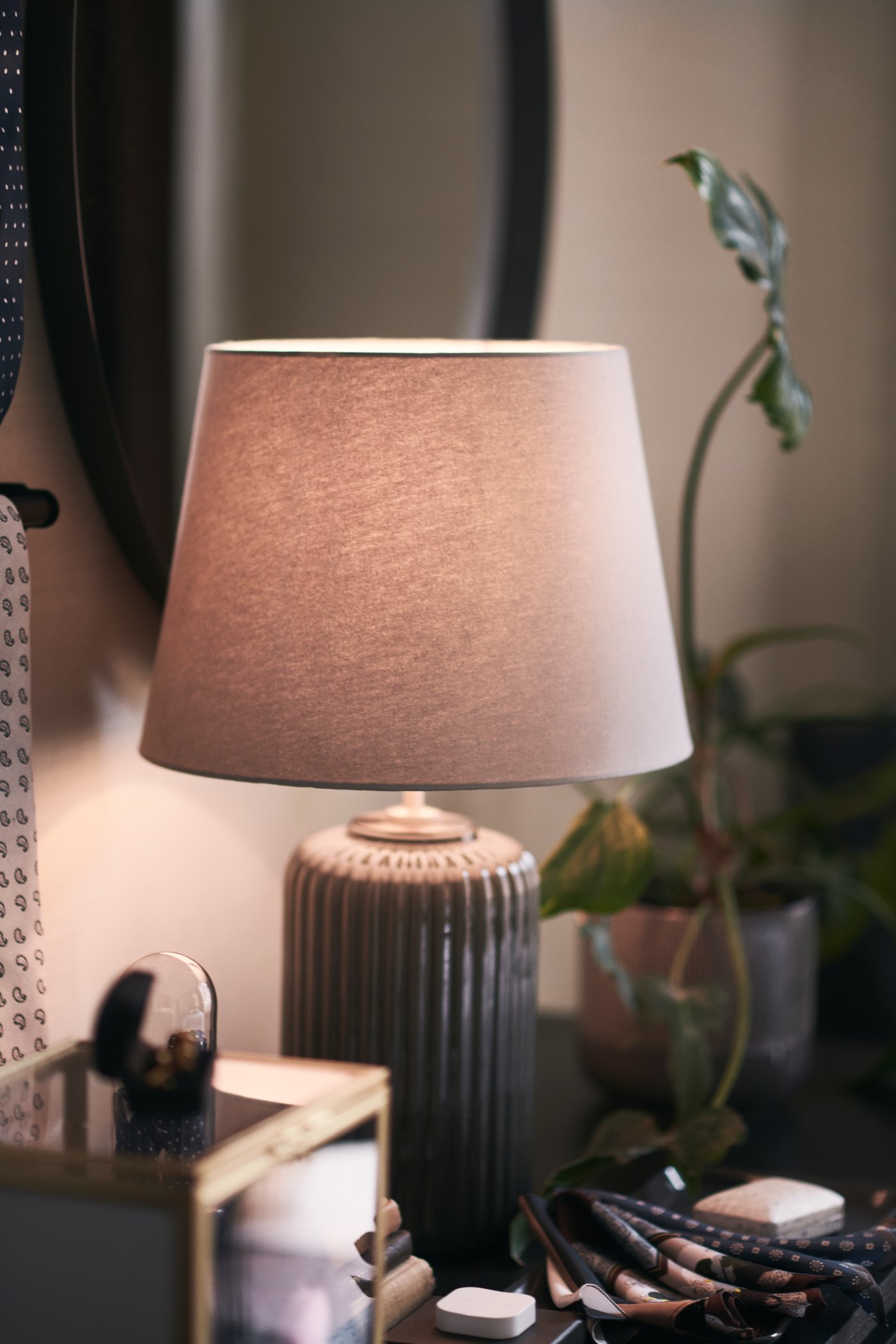 Tips för att inreda med lampor i fönster i alla rum. - IKEA