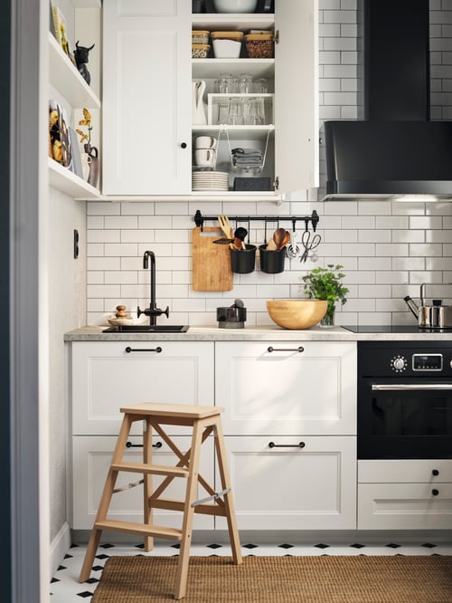 Maximised storage in a small and traditional kitchen - IKEA