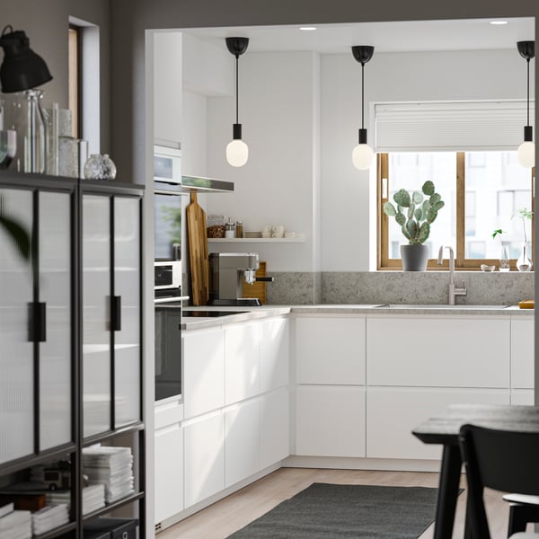 Ett ljust kök som ger ett lugnt intryck - IKEA