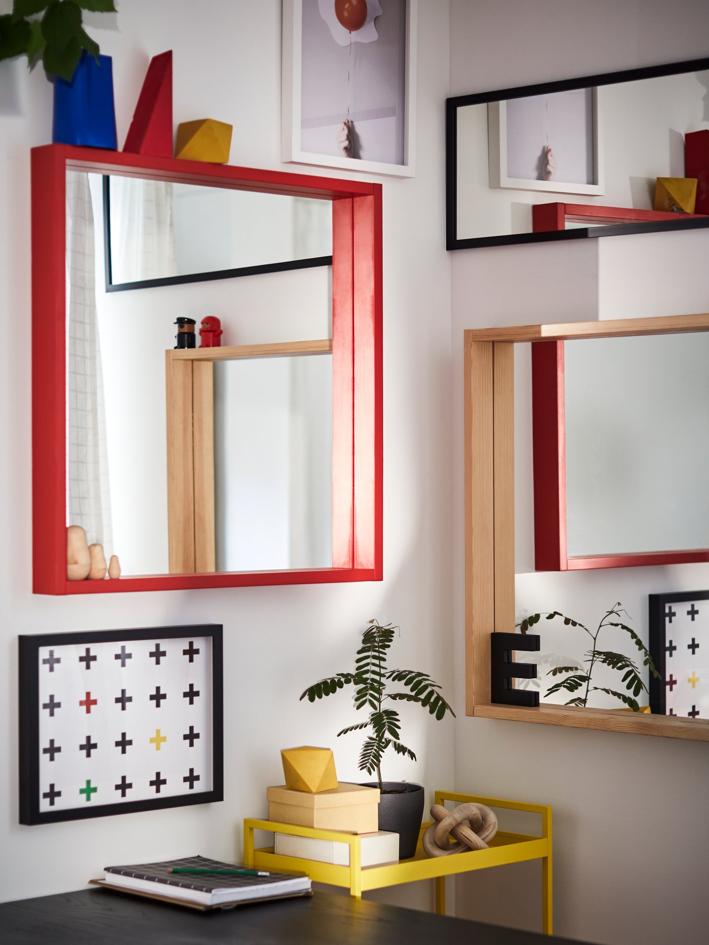 Jak urozmaicić wystrój za pomocą luster na ścianach? - IKEA