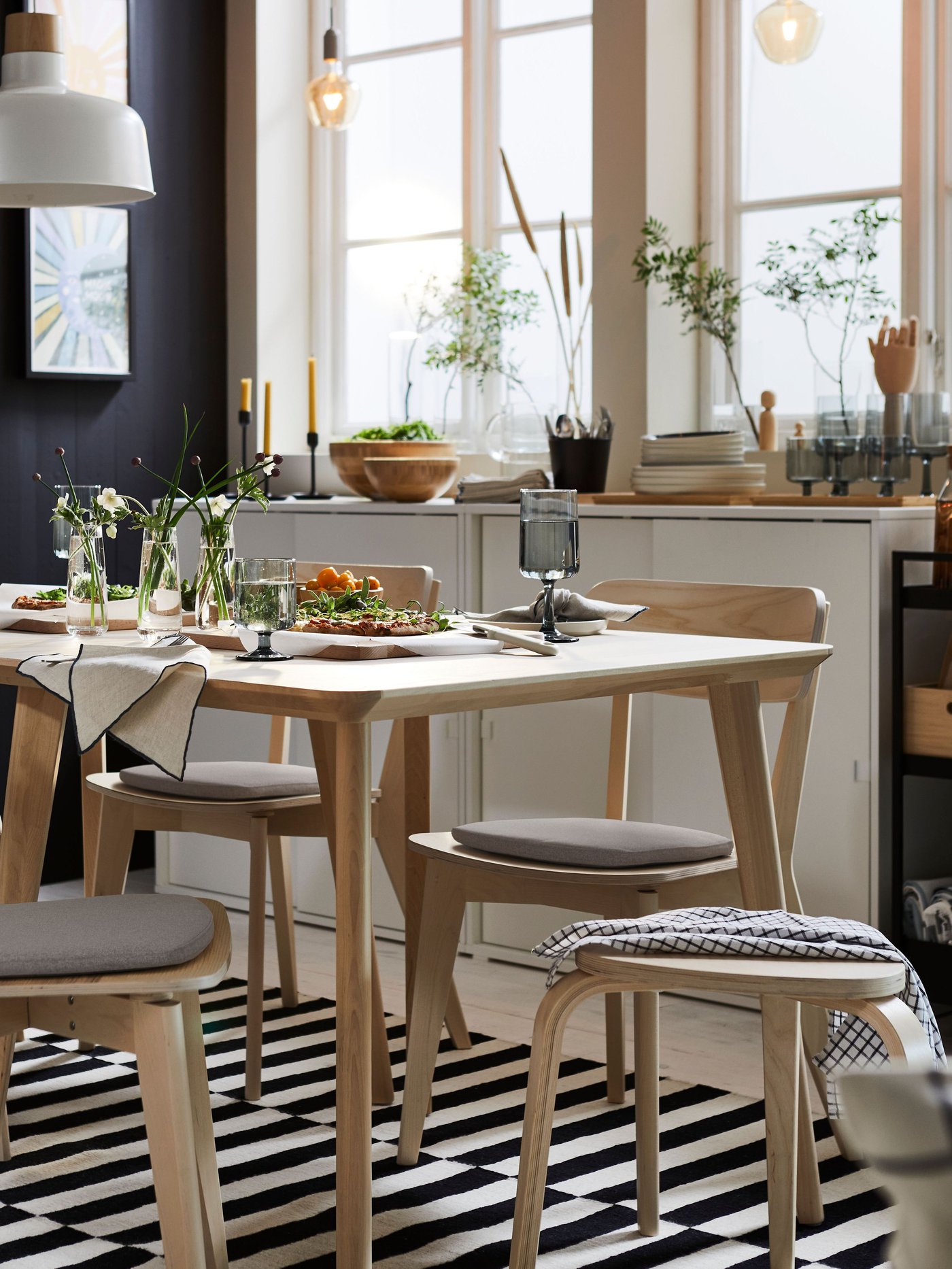 Spisestoler i mange design og utførelser. Finn din stil og den stolen ...