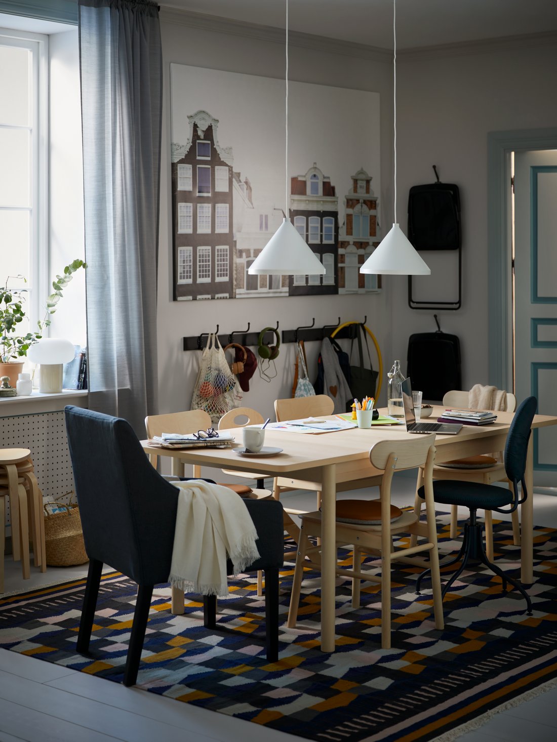 Spisestoler i mange design og utførelser. Finn din stil og den stolen ...