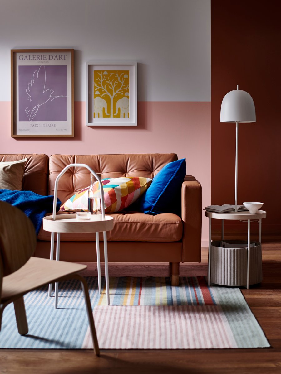 Hvilke farger og annet passer til en brun skinnsofa? - IKEA