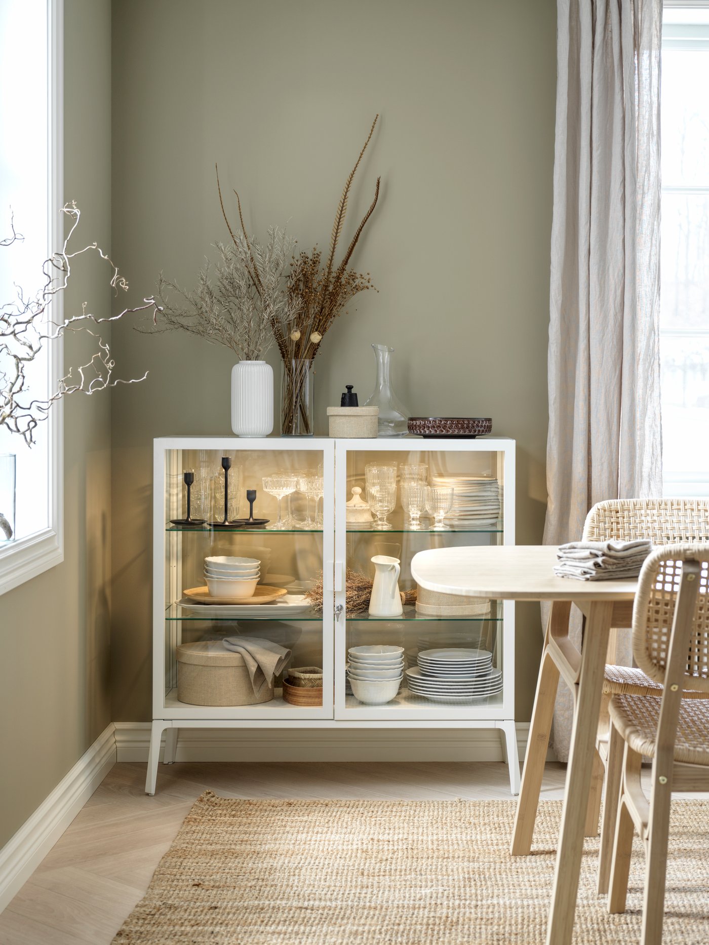 Great ways to create space-smart displays at home - IKEA