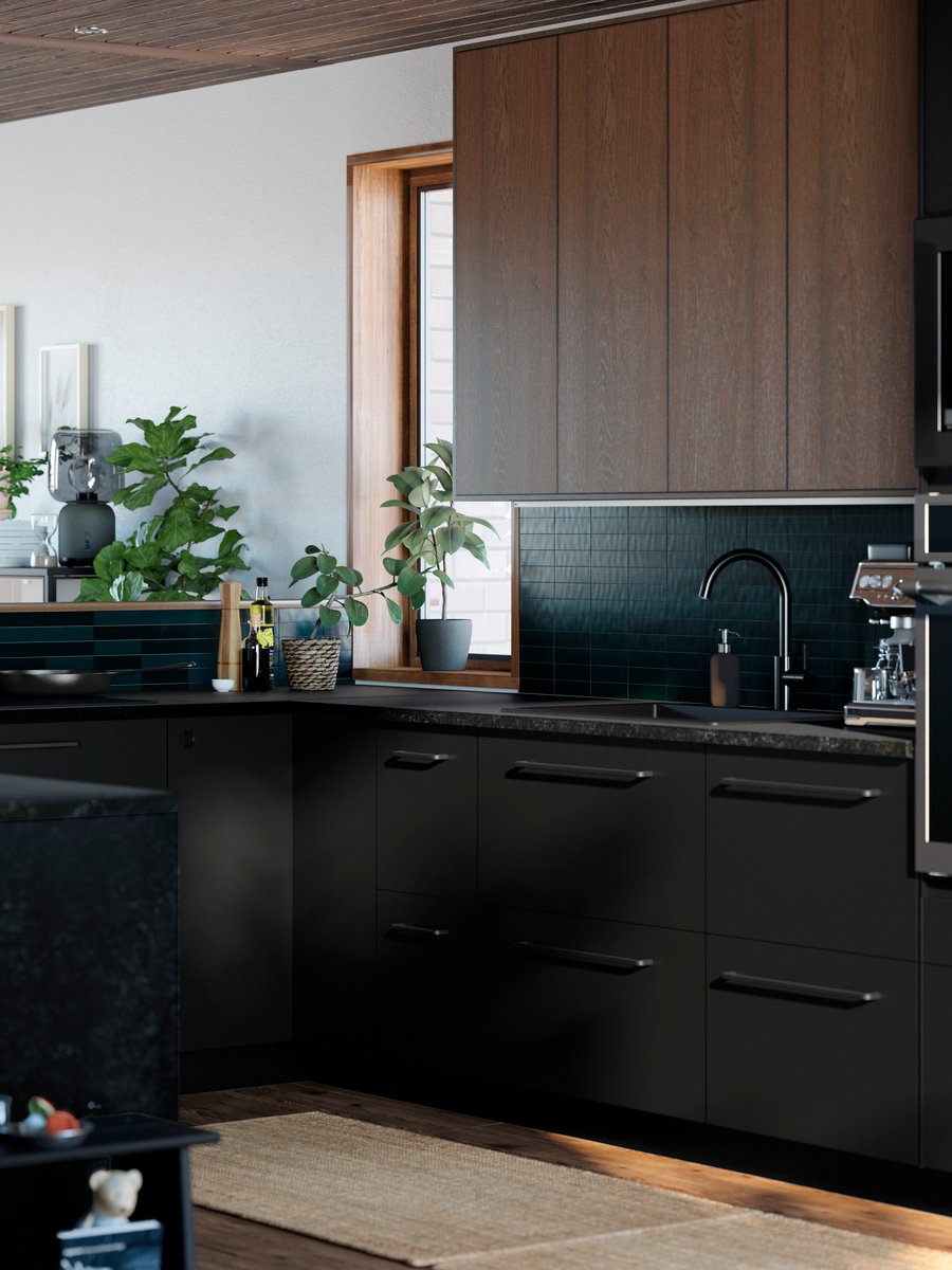 SINARP/NICKEBO A dark, modern U-shaped family kitchen - IKEA