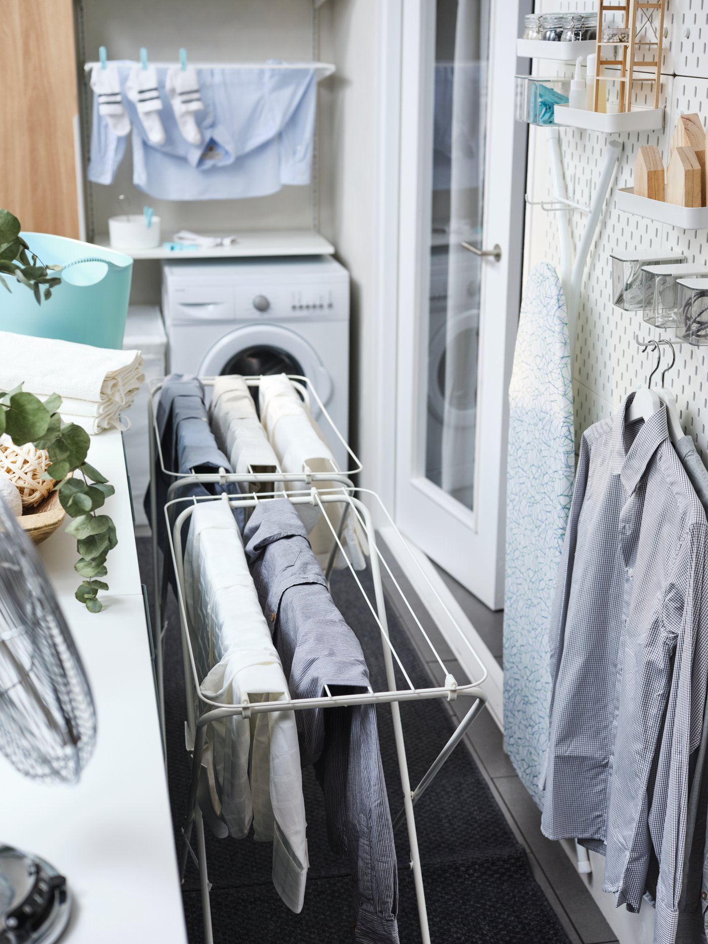 Easy ideas for a balcony laundry solution - IKEA