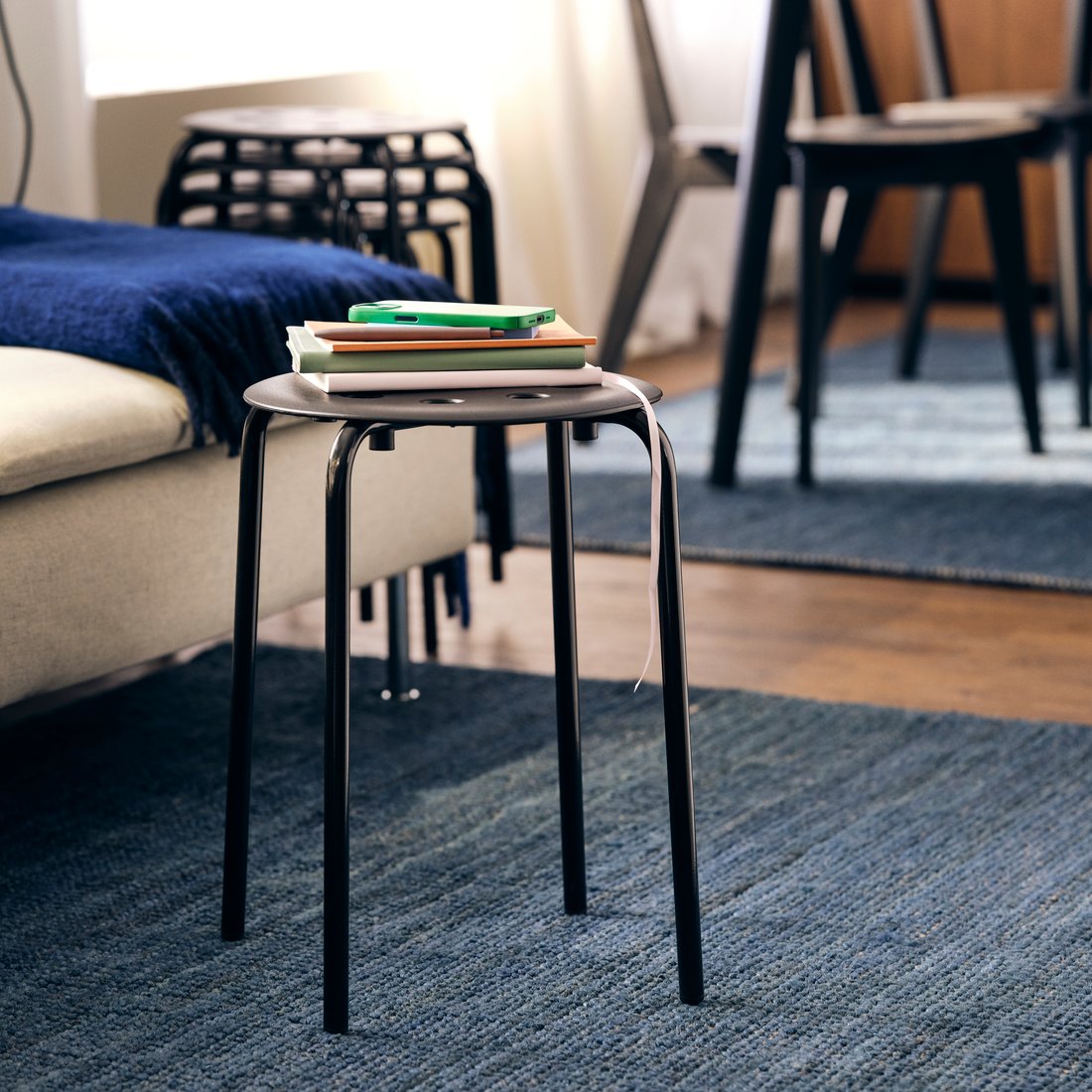 Flexible family dining room from kitchen to table - IKEA