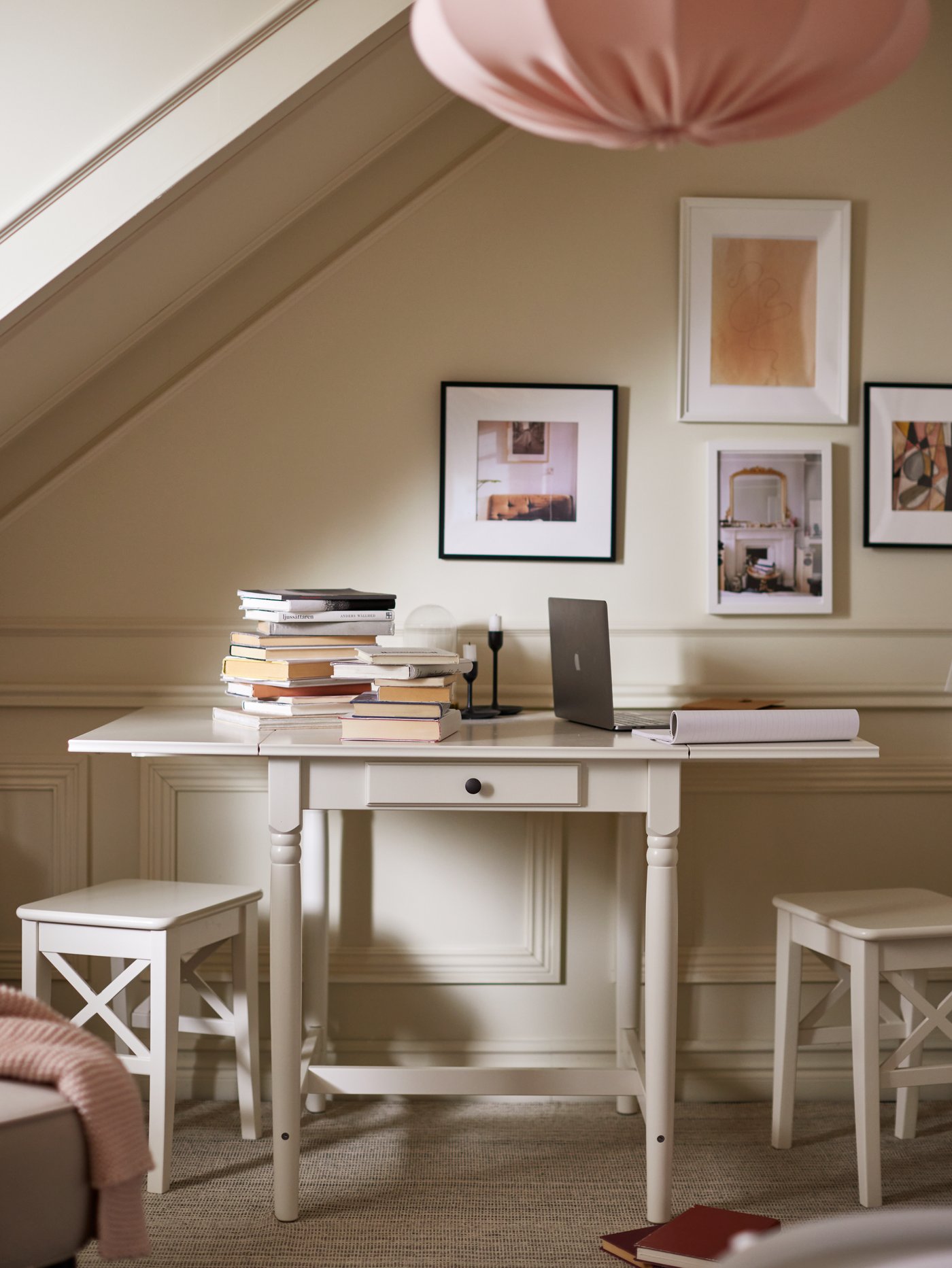 A small apartment's bedroom can still be stylish - IKEA