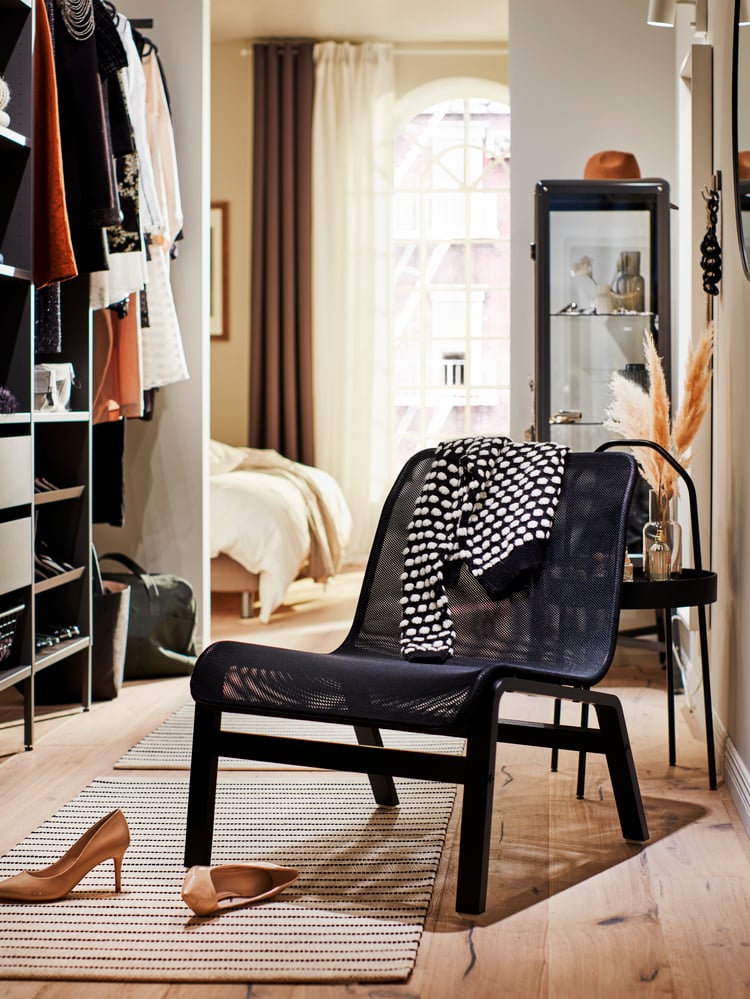 Make a walk-in wardrobe - IKEA