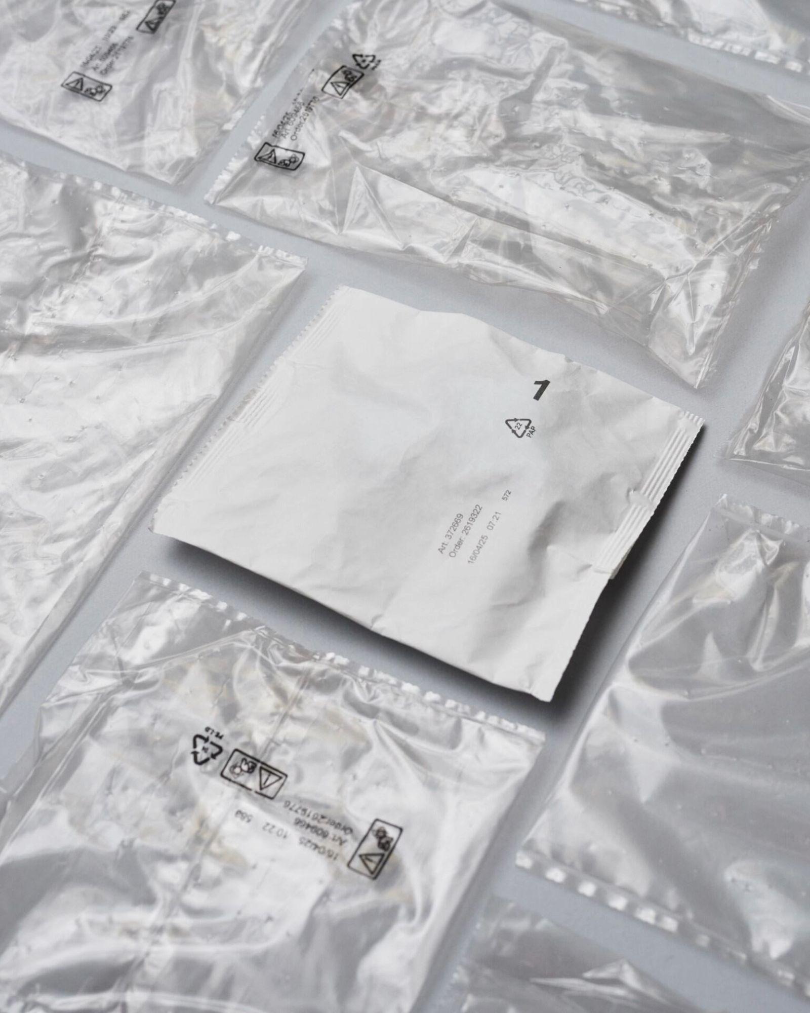 Replacing plastic: paper-based fitting bags - IKEA Global