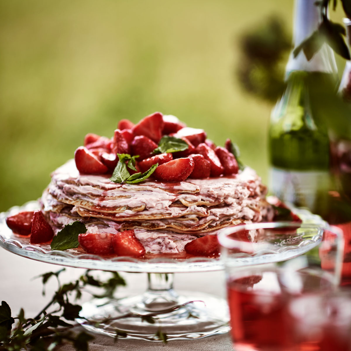 Set the table for Midsommar - IKEA Switzerland