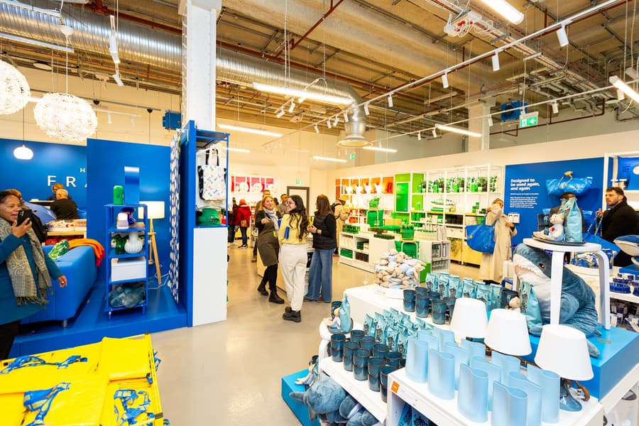 IKEA opens ‘Hus of FRAKTA’, a pop-up on Oxford Street - IKEA UK
