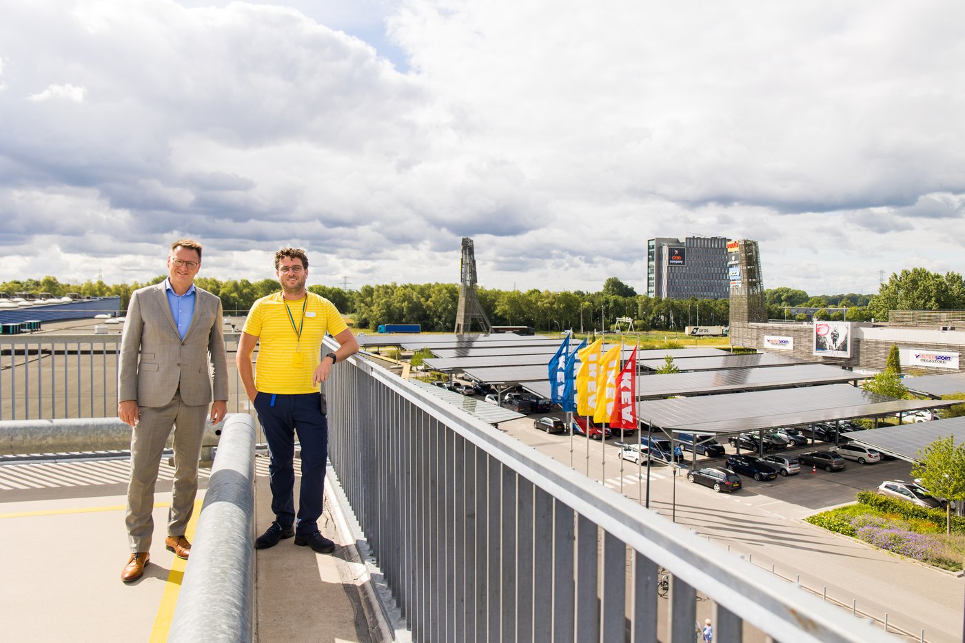 IKEA Hengelo opent parkeerplaats met zonnecarports - IKEA