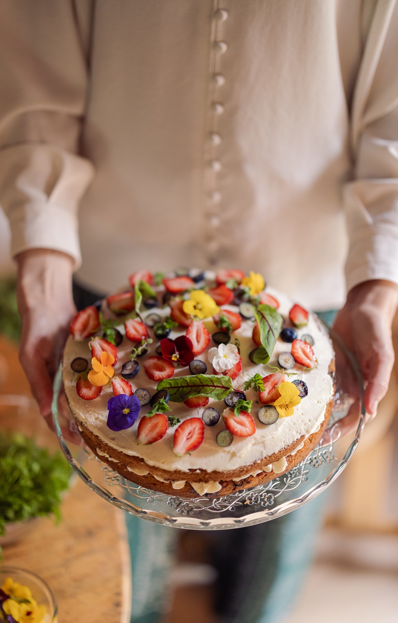 Layered Midsommar Berry Cake @cheftosca - IKEA Switzerland
