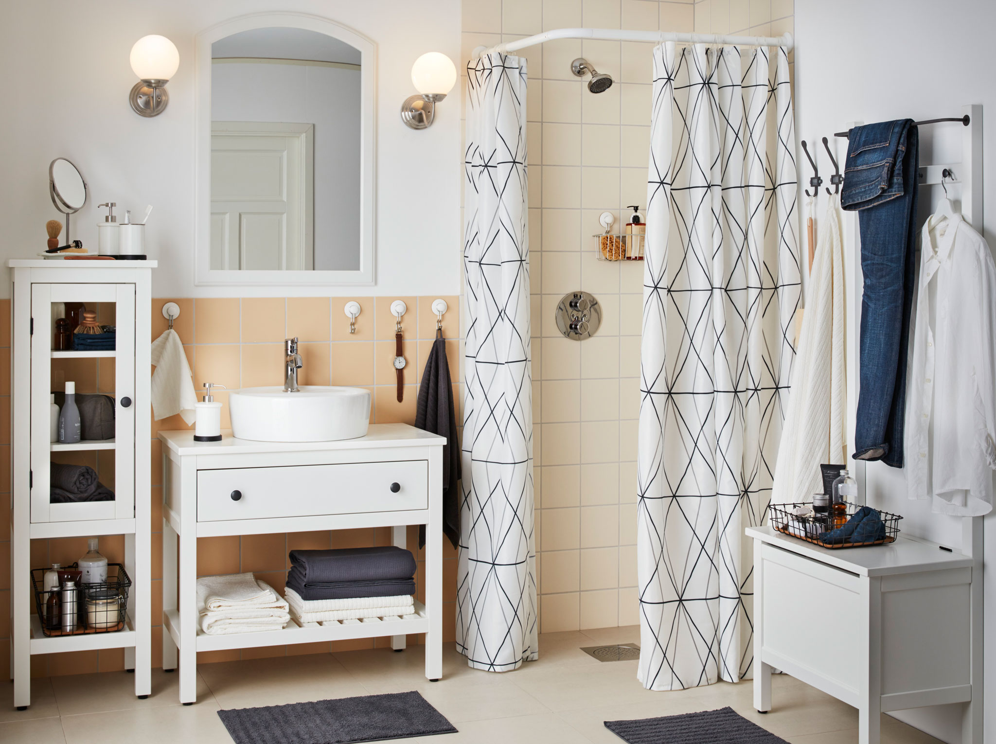 A clutter-free, closed storage bathroom - IKEA