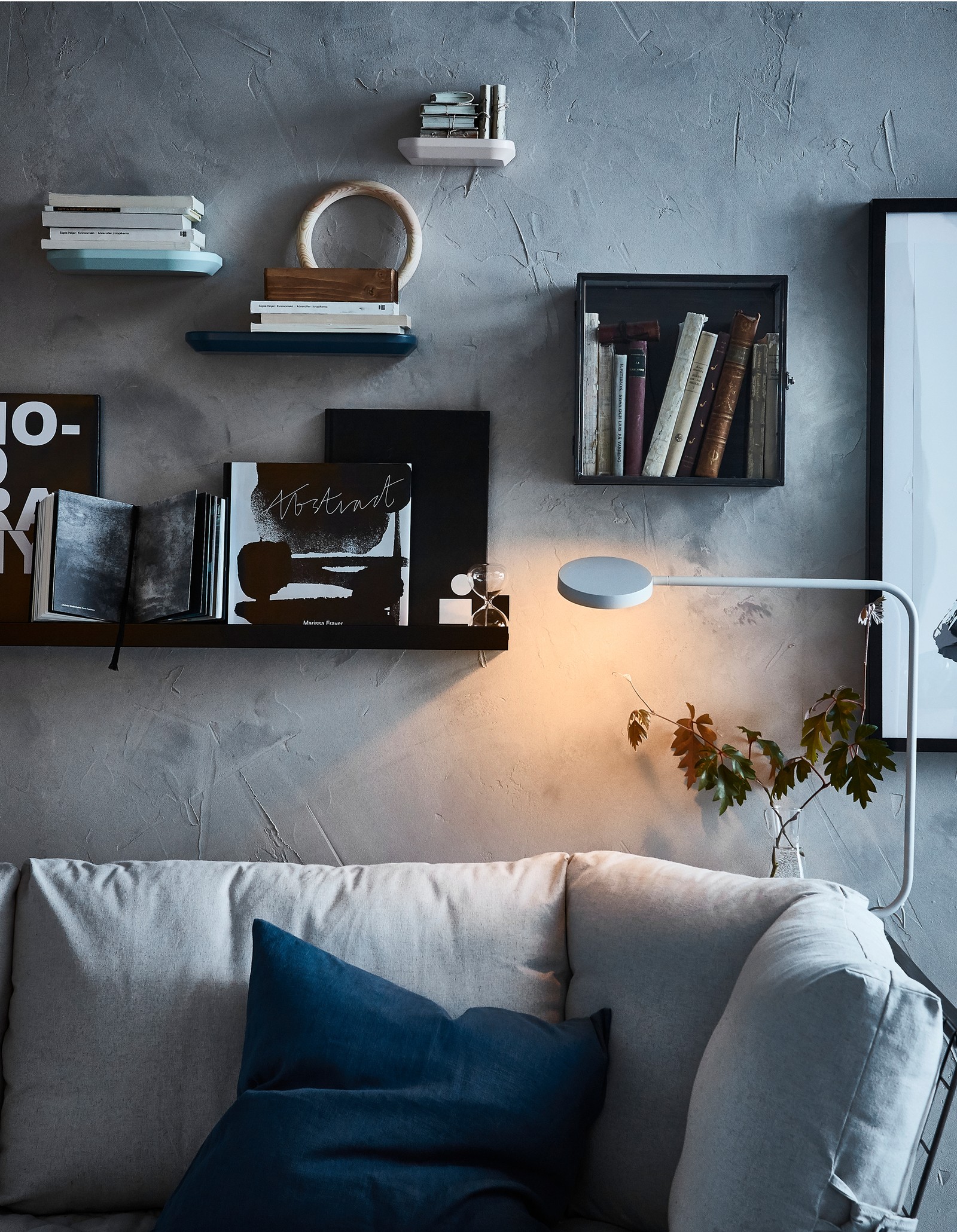 Organized and creative bookshelves - IKEA