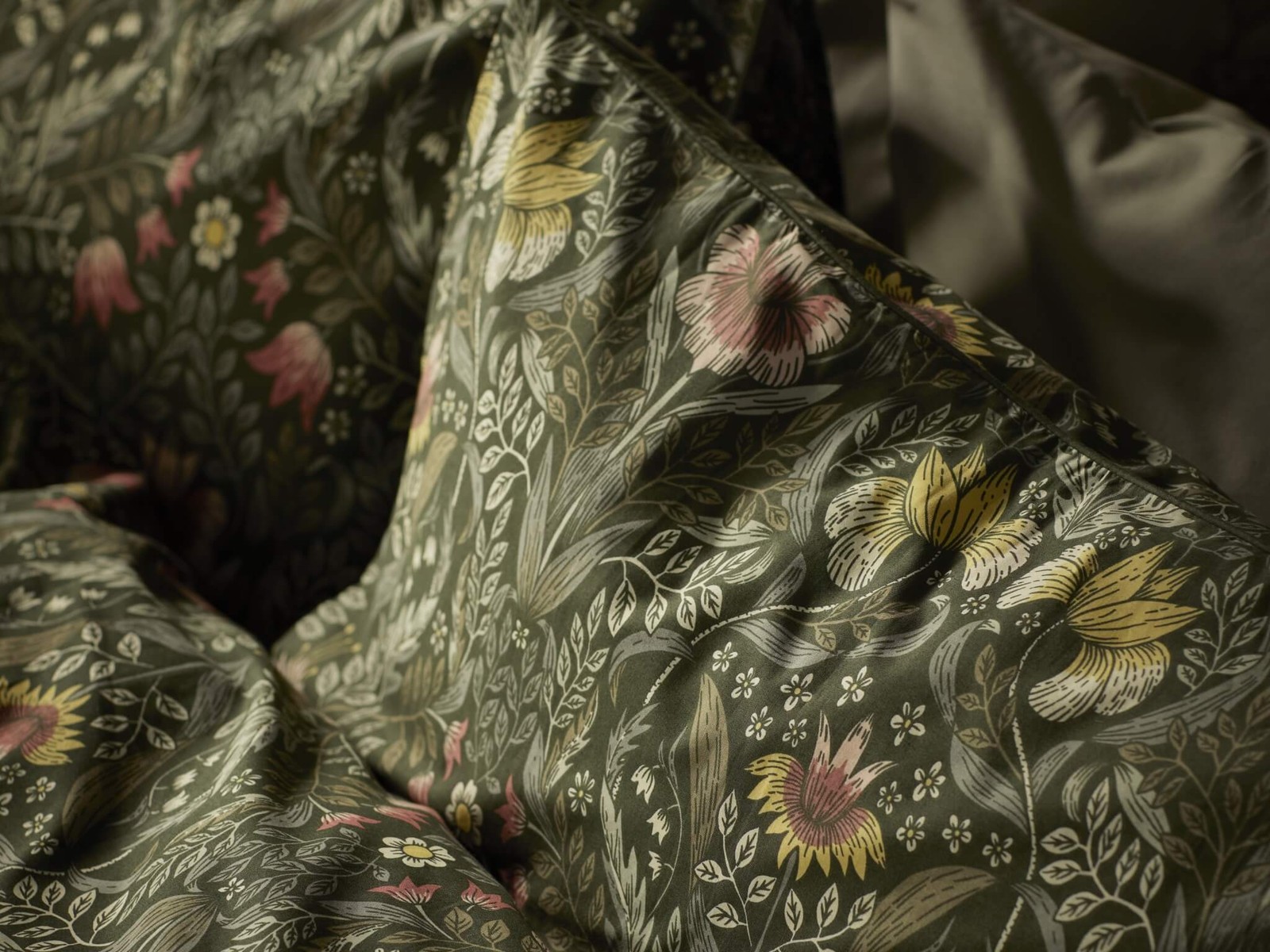 Elegant Earth Tone Duvet Cover & Coordinated Bedding - IKEA