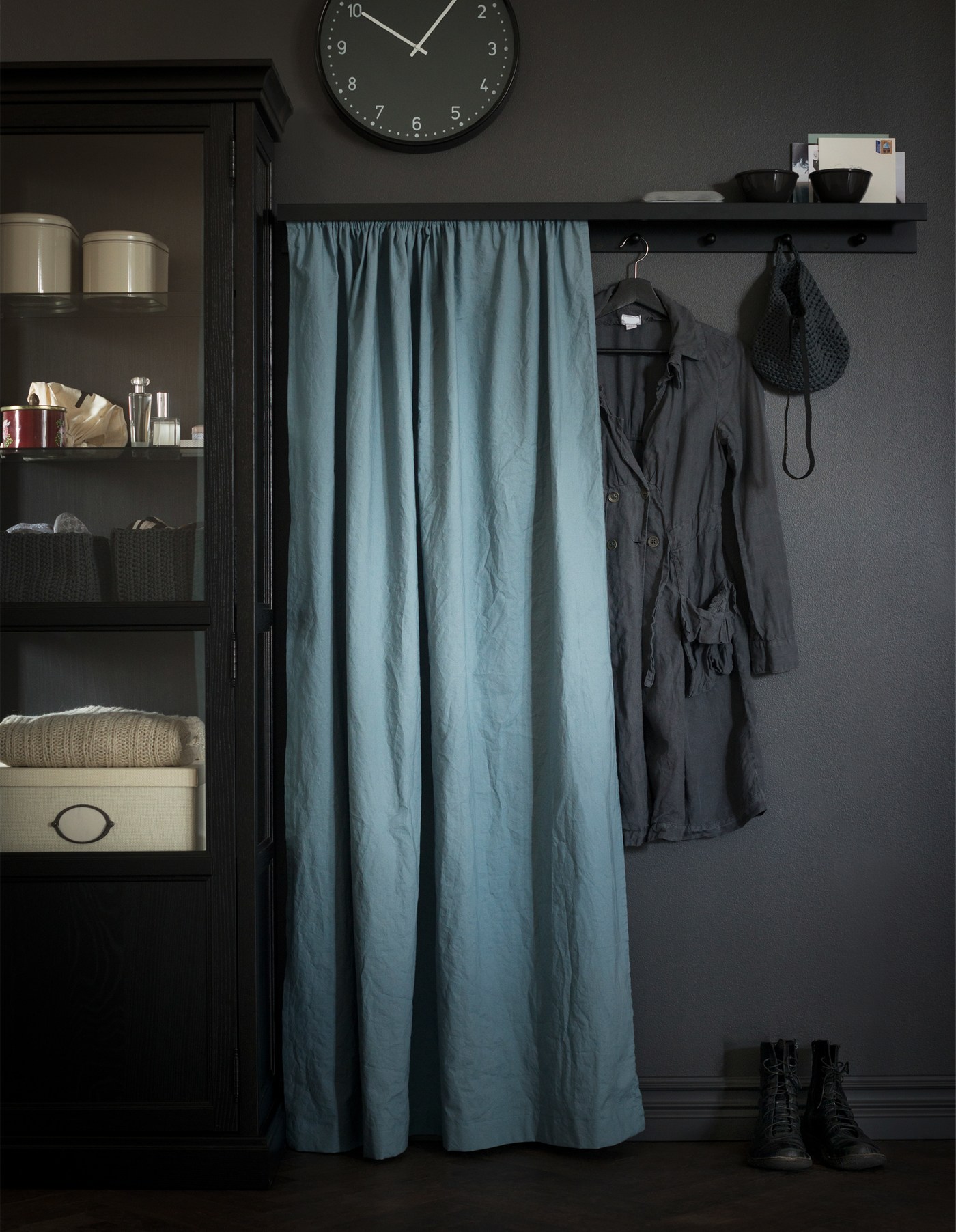 IKEA picture ledge hacks - IKEA