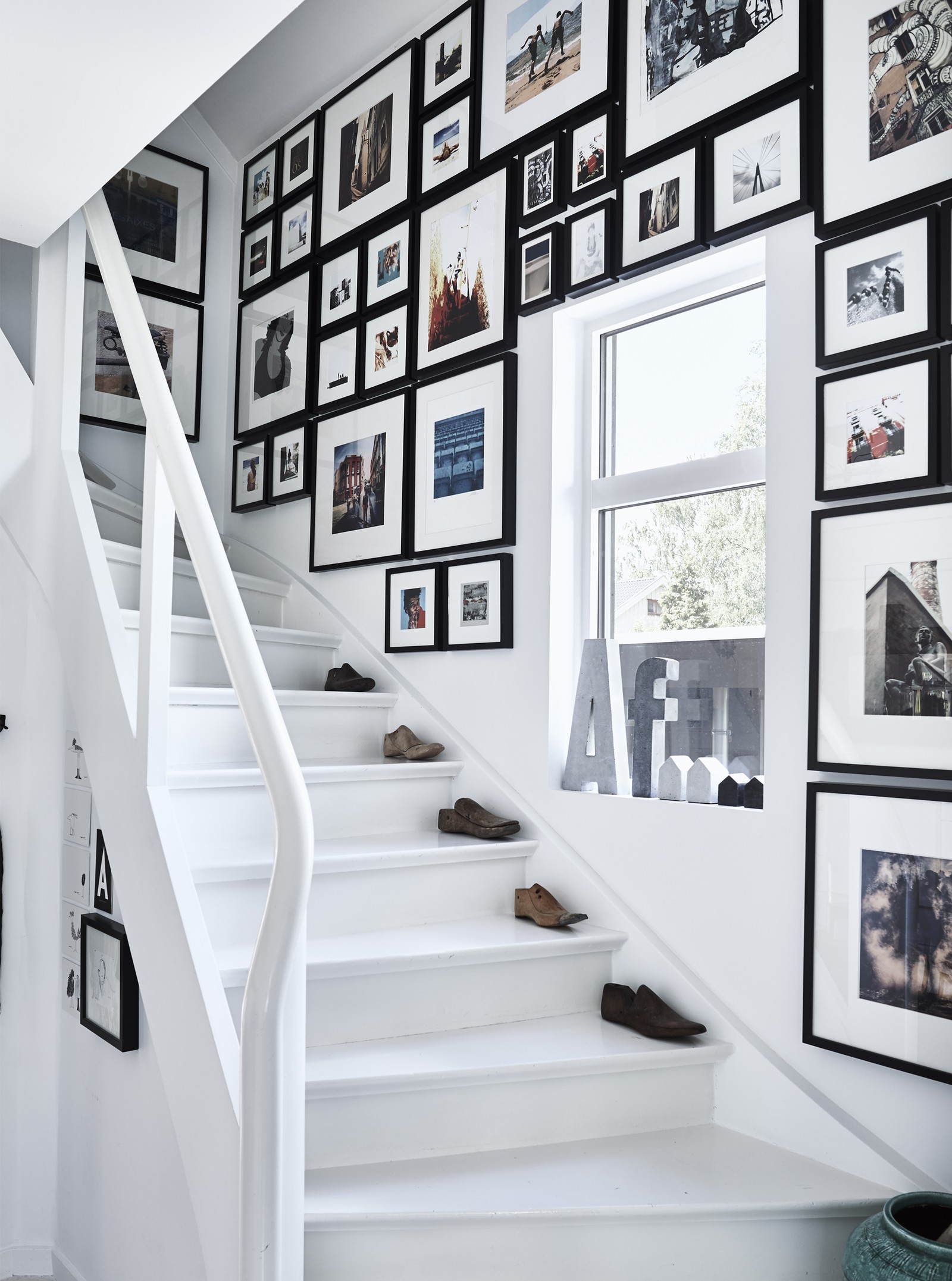 How to create displays using everyday objects - IKEA