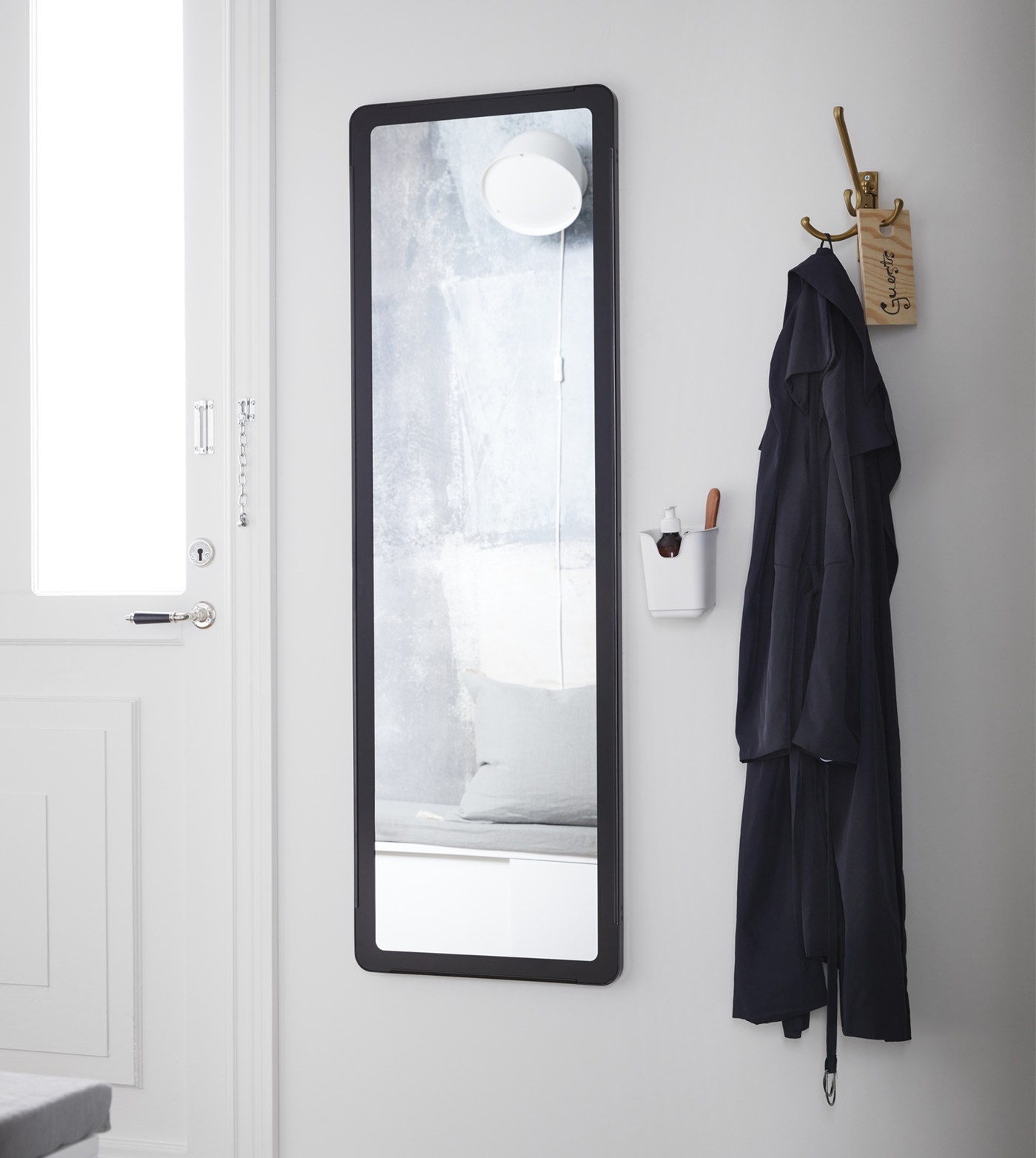 Small and smart hallway storage - IKEA