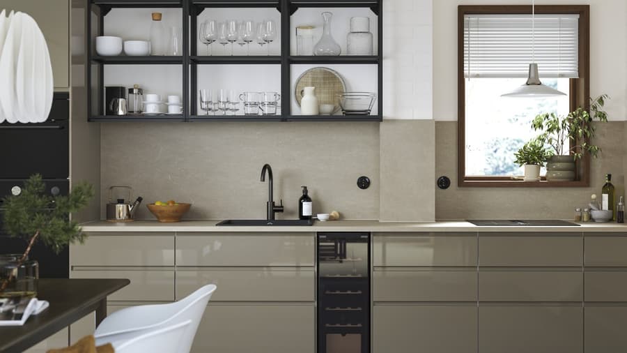 VOXTORP High-Gloss Brown Kitchen Fronts - IKEA Latvia