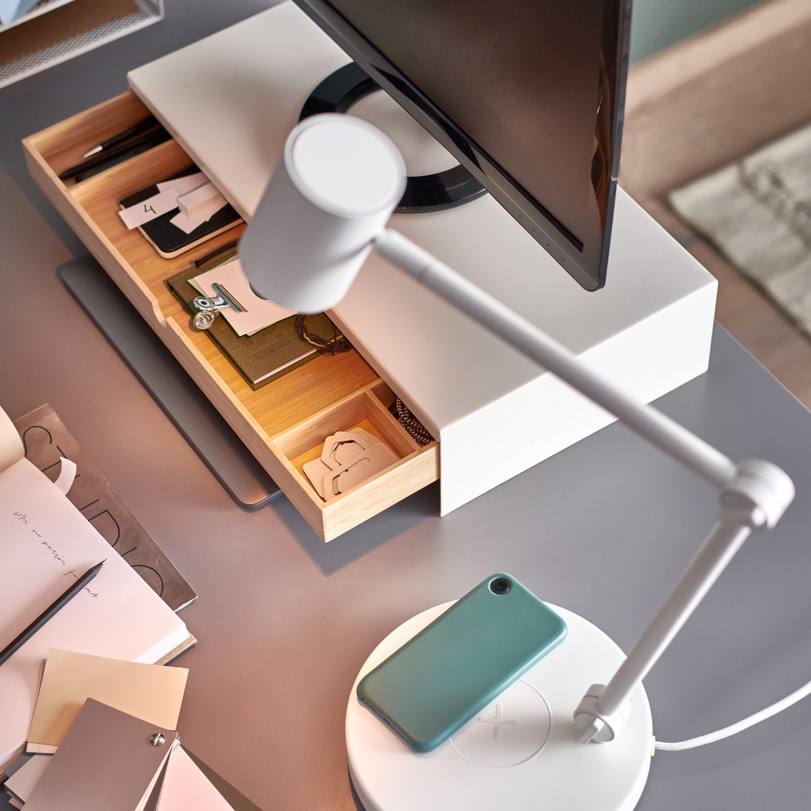 Stylish workroom and home office furnishings - IKEA Switzerland