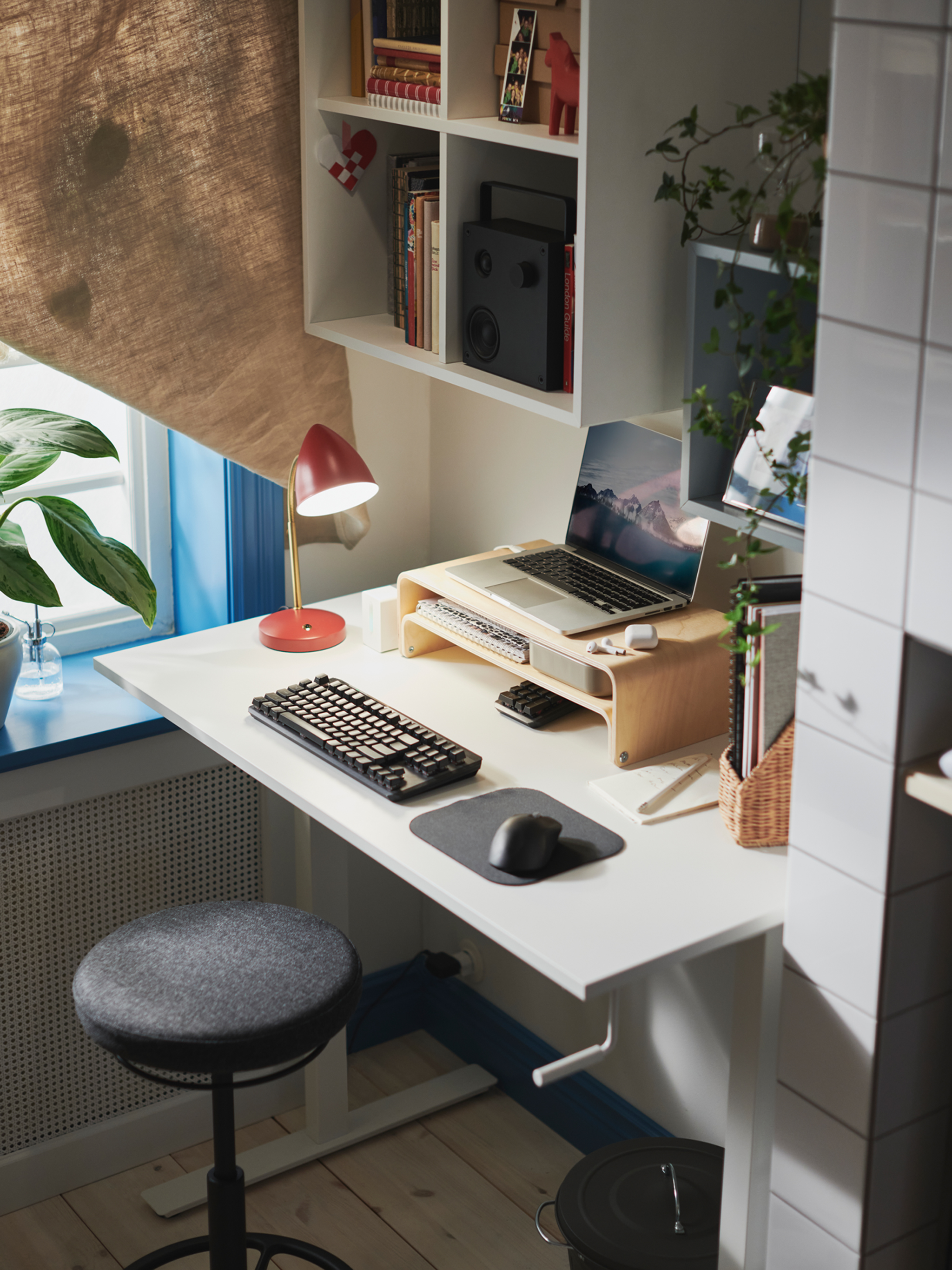 Desks & Desk Chairs - Affordable & Ergonomic - IKEA CA