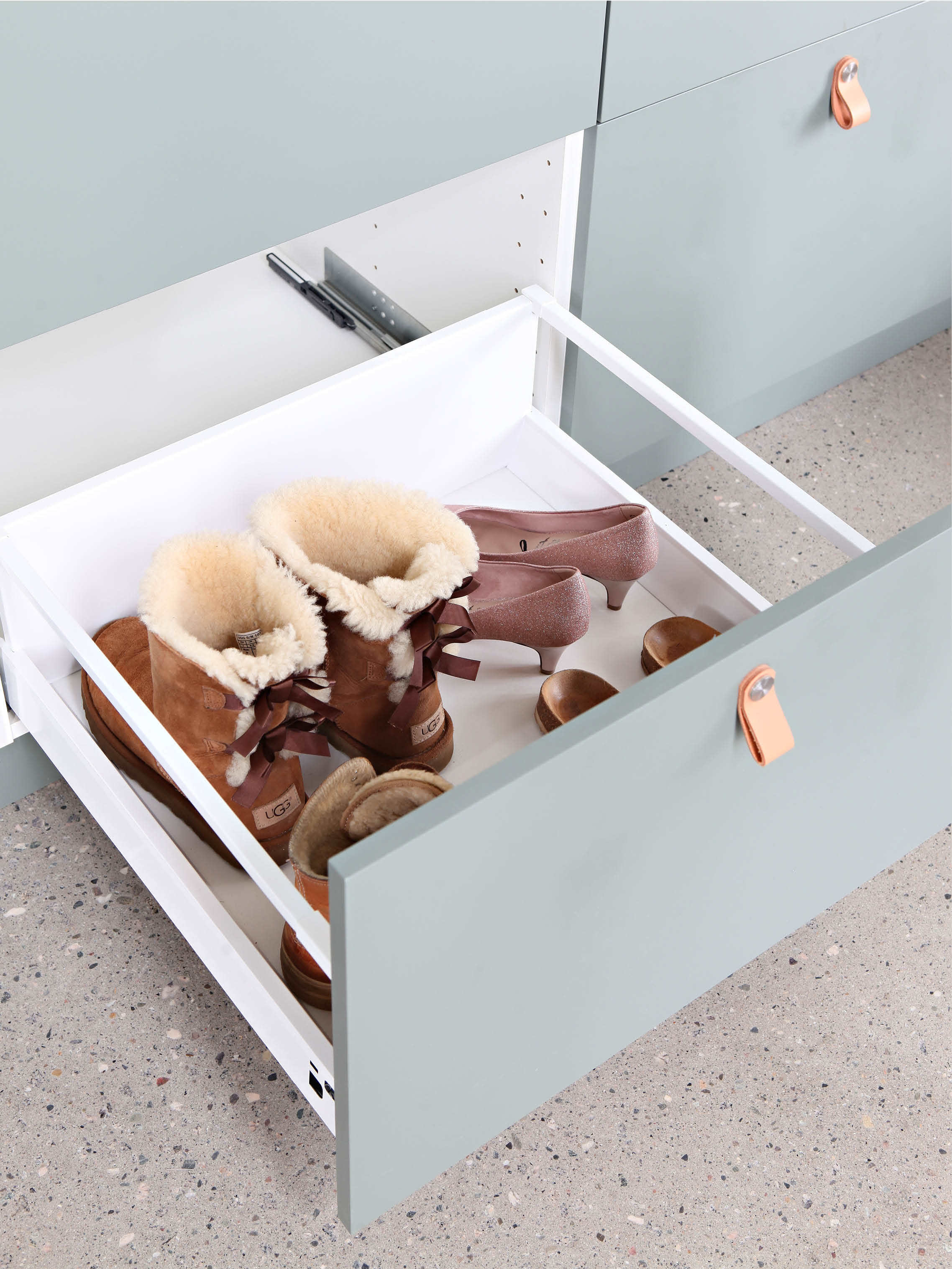 En romslig gang med oppbevaring fra gulv til tak - IKEA