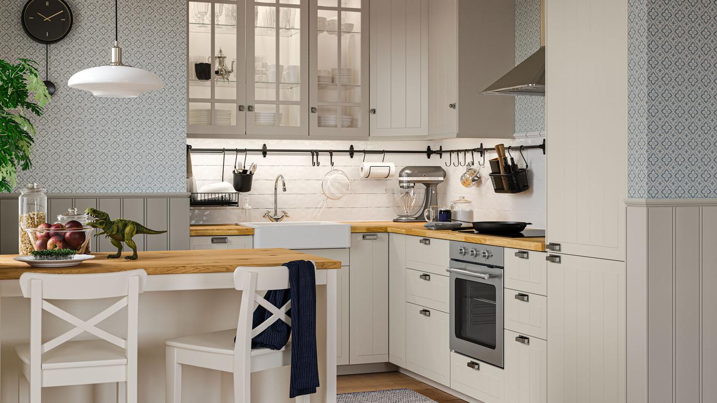 Beige kök med fasad panel på luckan - STENSUND - IKEA